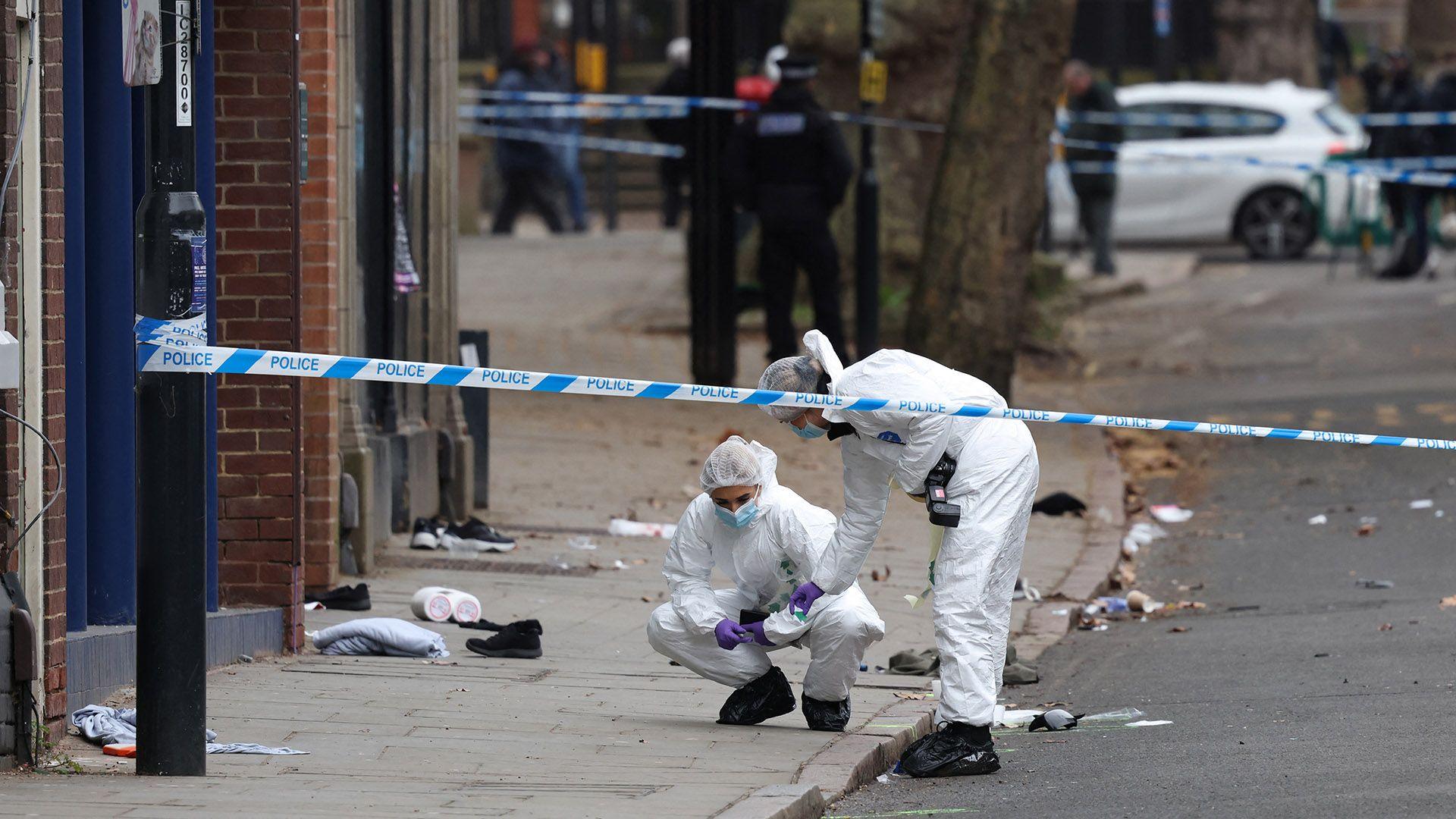 Counter-terror team join Derby Friar Gate car incident inquiry - BBC News