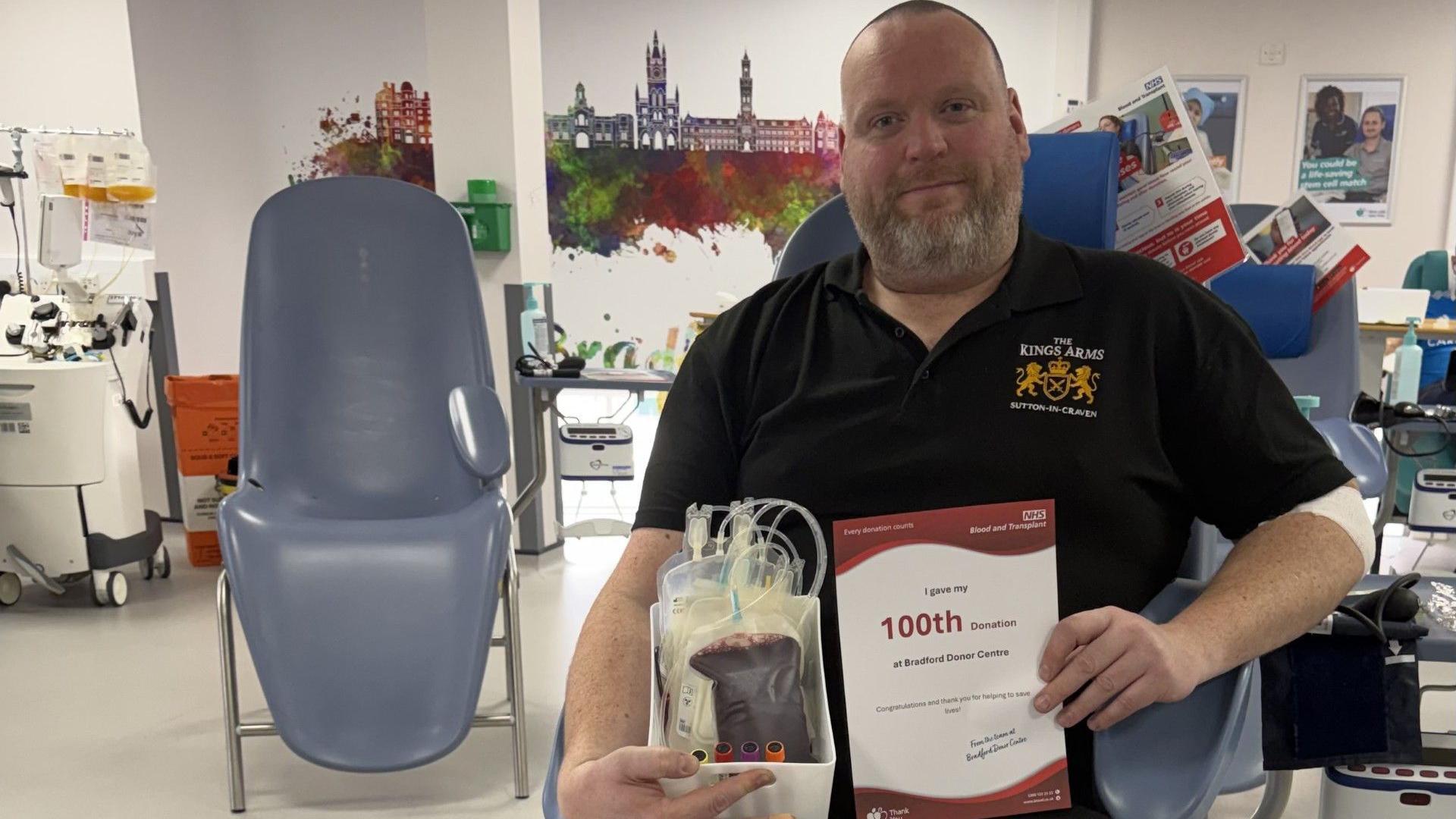 North Yorkshire publican donates 100 pints of blood - BBC News