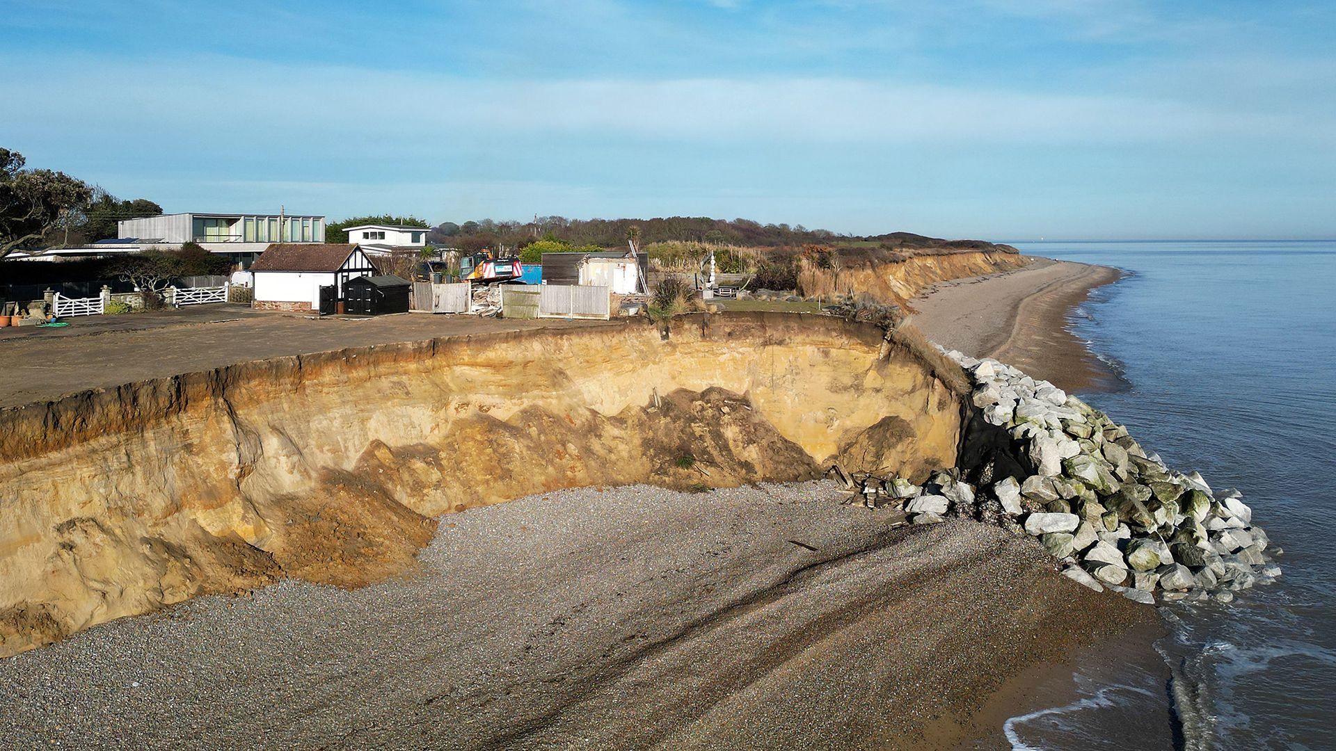 Erosion victim urges 'gloaters' not to visit Thorpeness, Suffolk - BBC News