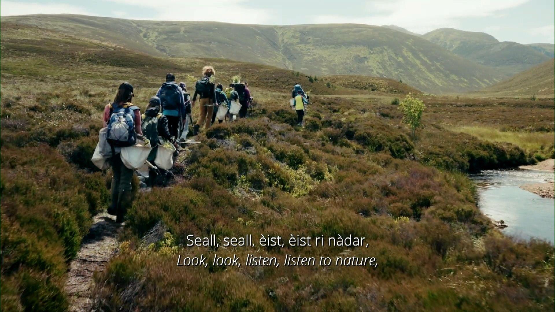 A' Ghàidhlig 's am Monadh Ruadh - dè nì a' chlann? - Naidheachdan a' BhBC