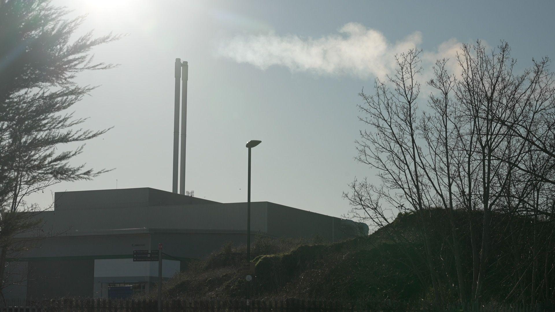 Extra waste burning approved for incinerator despite opposition - BBC News