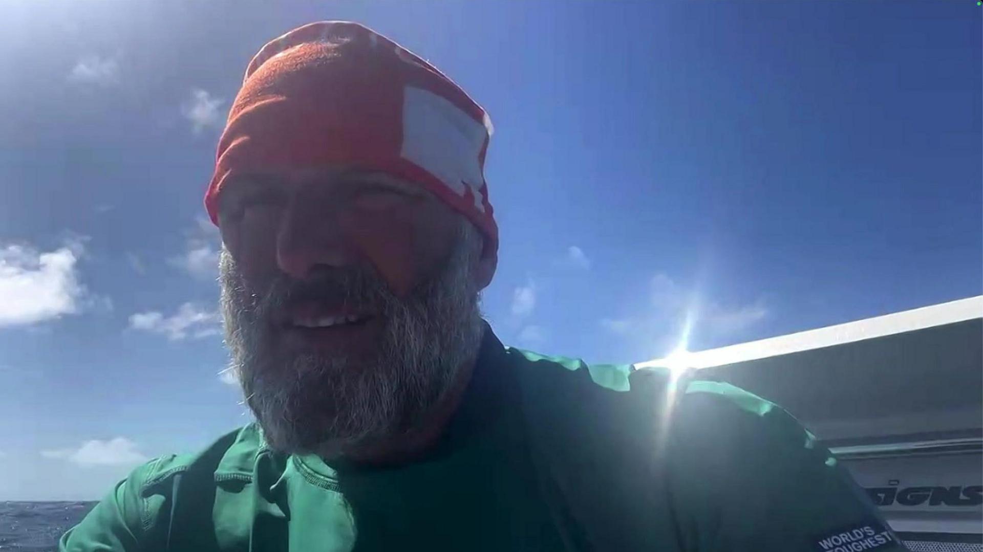 Two Leeds golfers row across Atlantic for charity challenge - BBC News