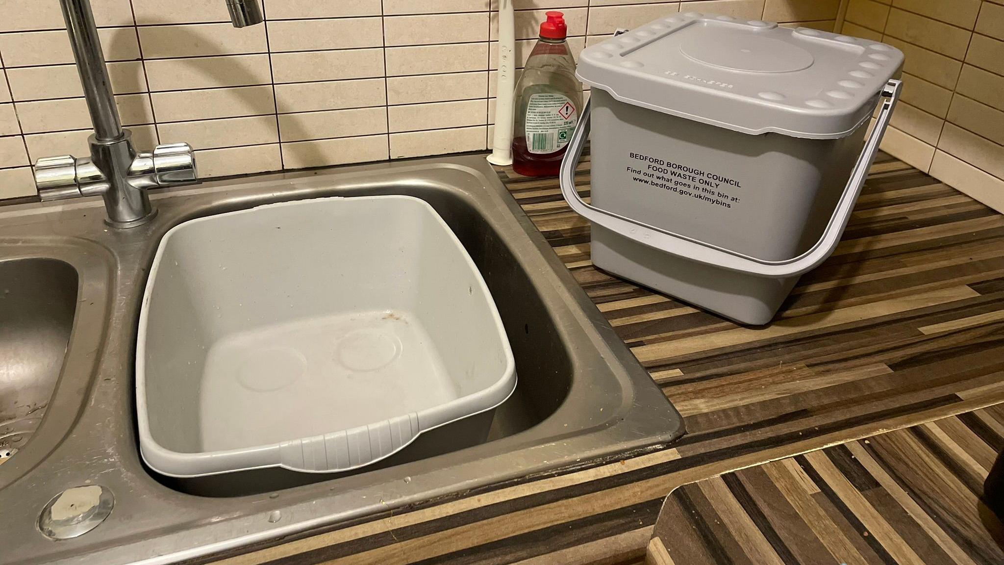 Two new grey waste bins delivered to Bedford residents - BBC News