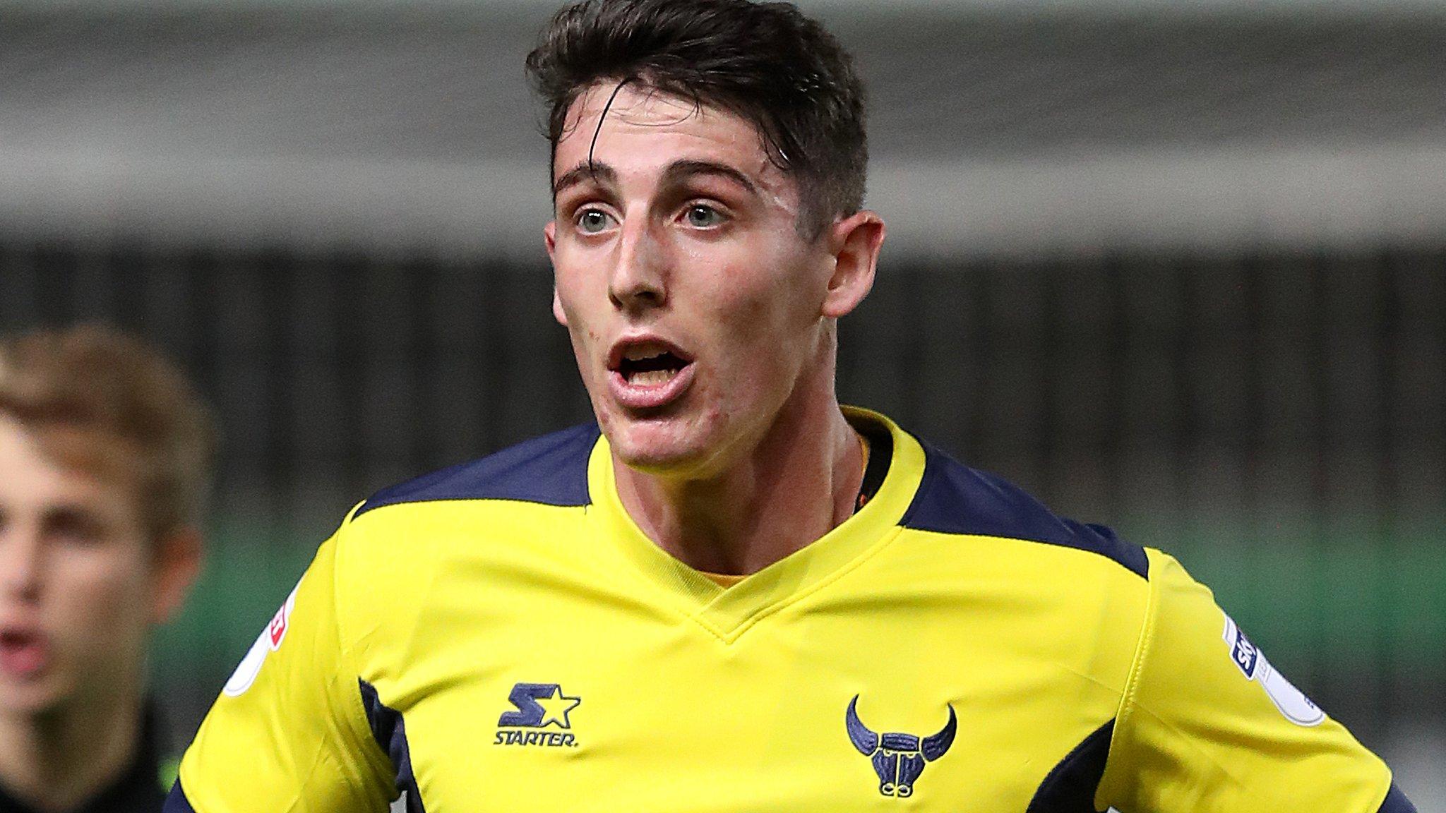 Oxford United: Midfielder Josh Ruffels signs new contract - BBC Sport