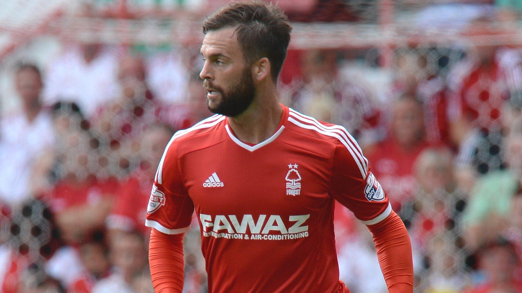 Danny Fox: Nottingham Forest defender signs new contract - BBC Sport