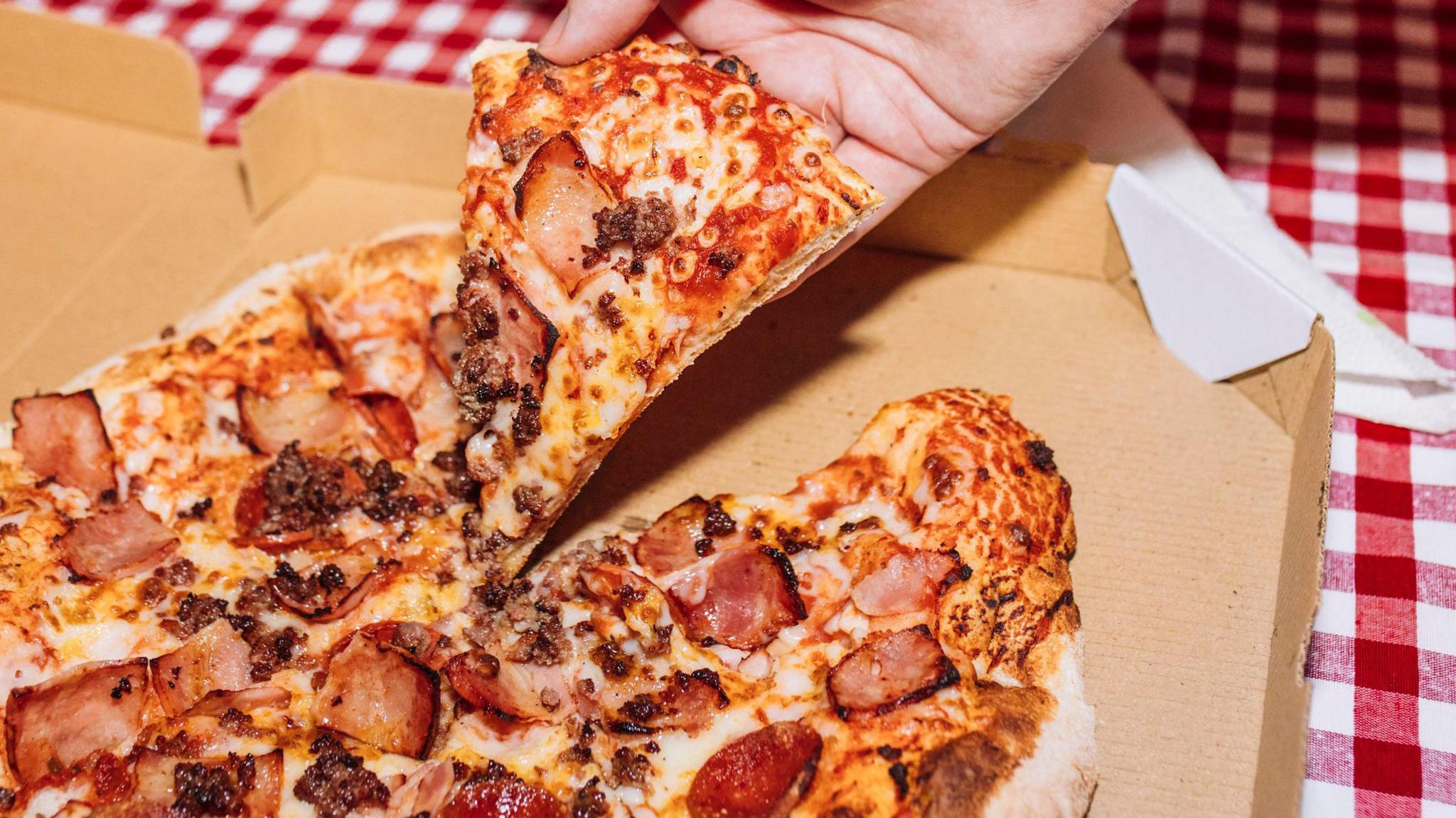 Junk food adverts banned on TV and online in UK - BBC Newsround