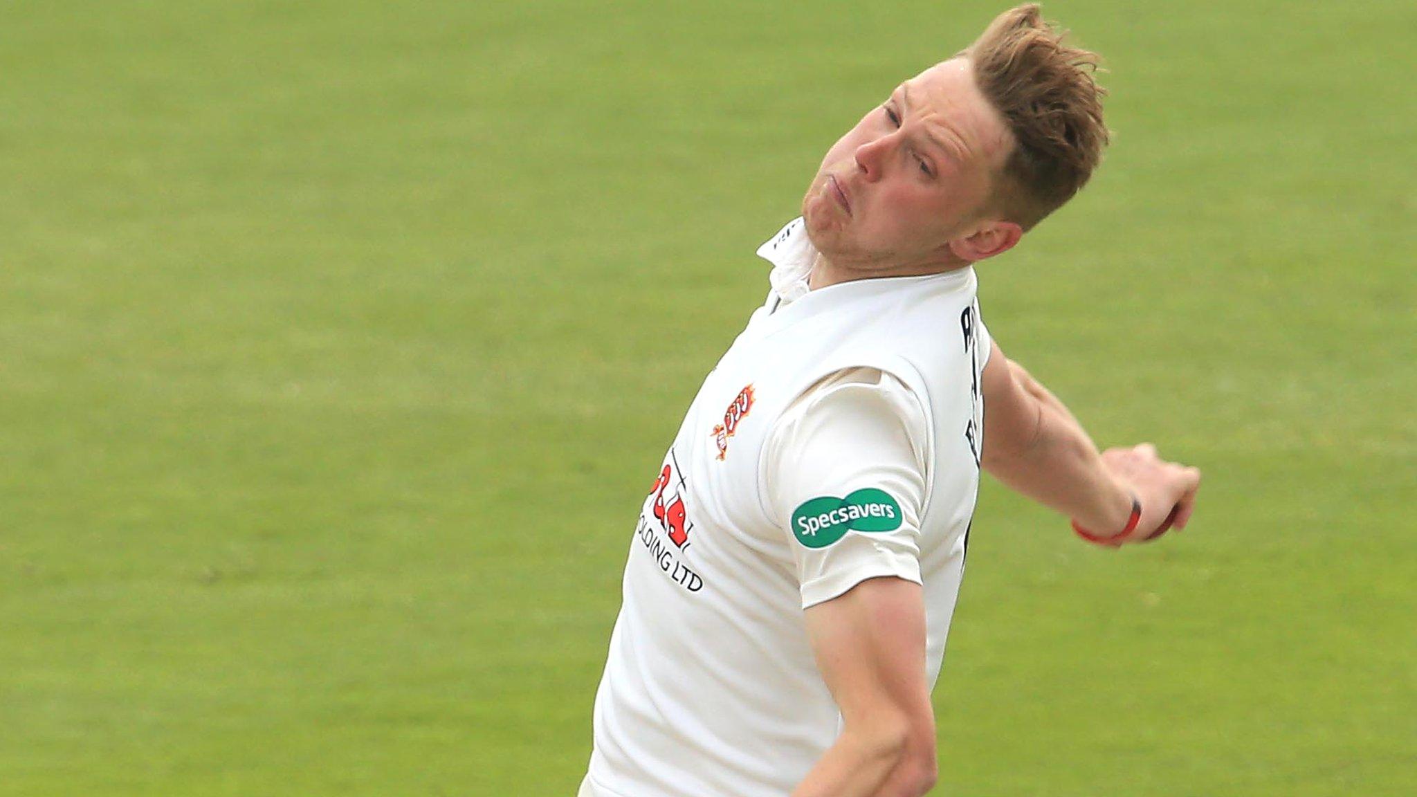 Essex pair Jamie Porter and Dan Lawrence extend contracts with the club ...