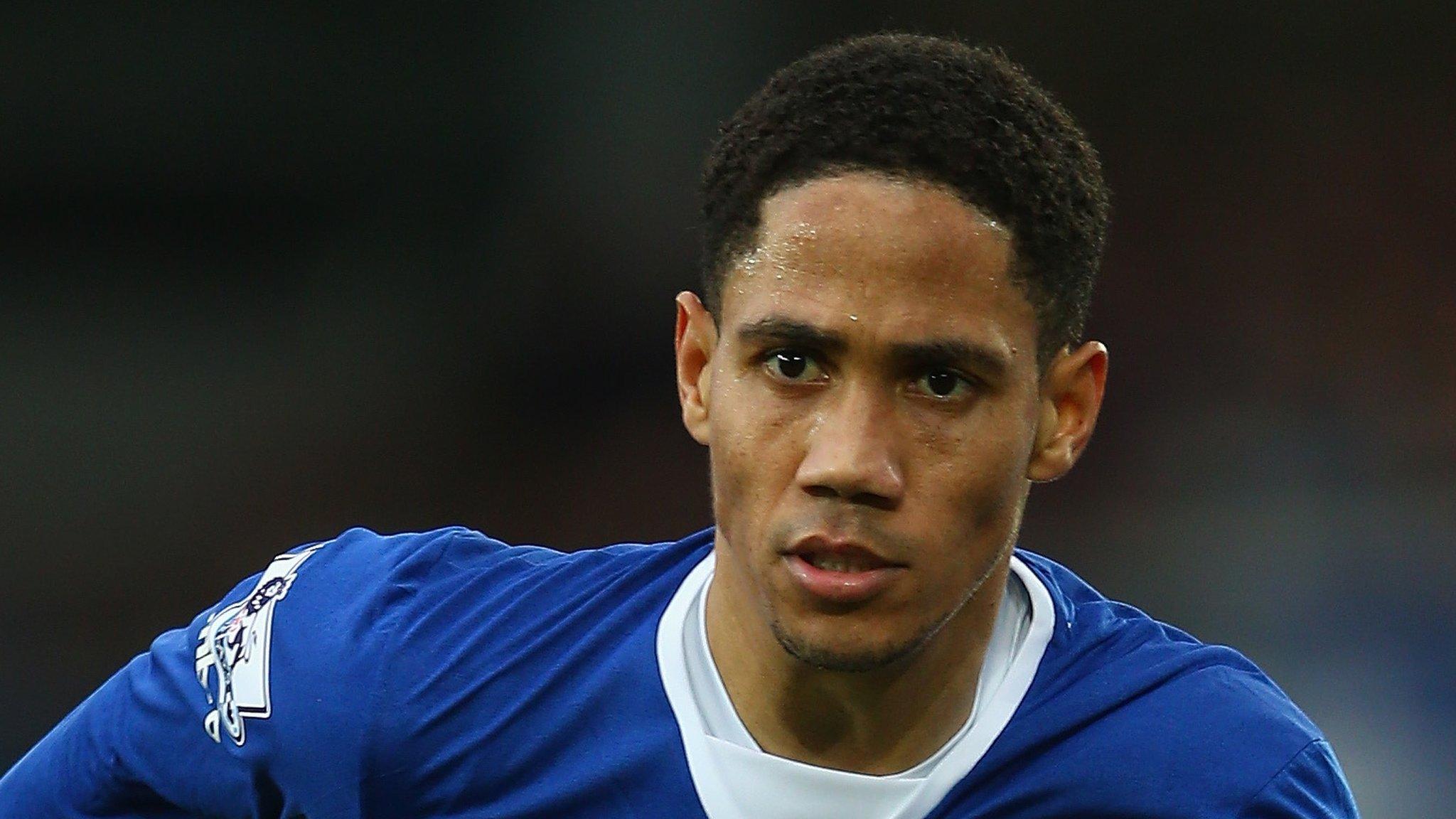 Pienaar released by South African champions - BBC Sport