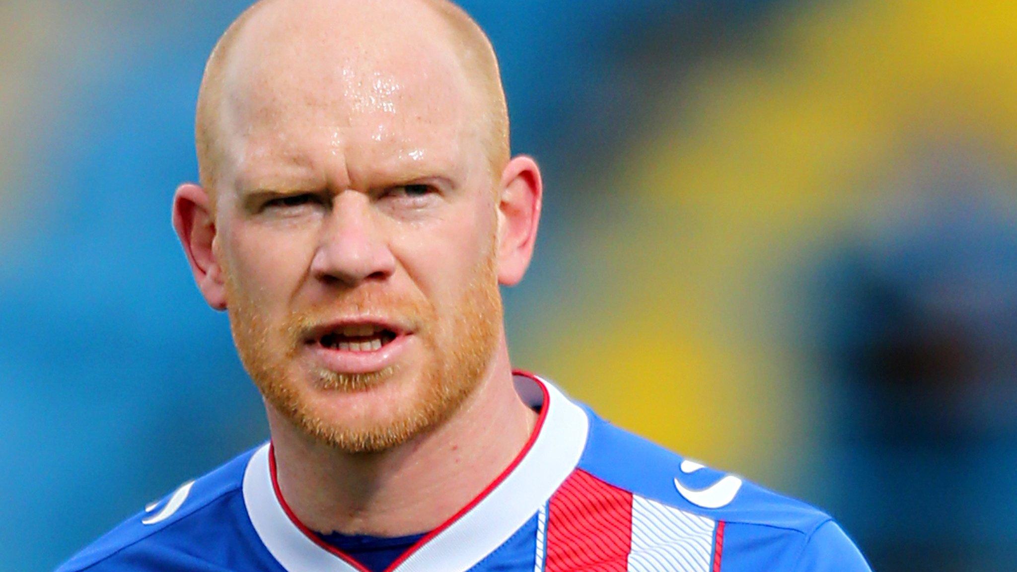 Samir Nabi: Carlisle United midfielder signs new one-year deal - BBC Sport