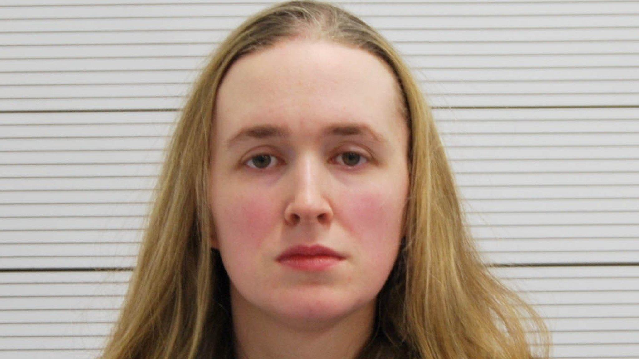 Lorna Moore: Father says Tyrone woman did not know of IS plan - BBC News