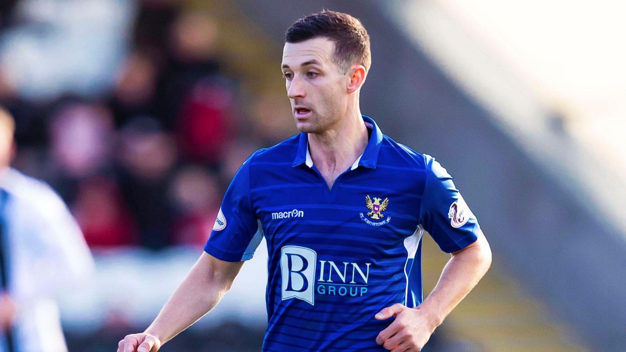 Midfielder Jason Holt rejoins St Johnstone on two-year deal - BBC Sport