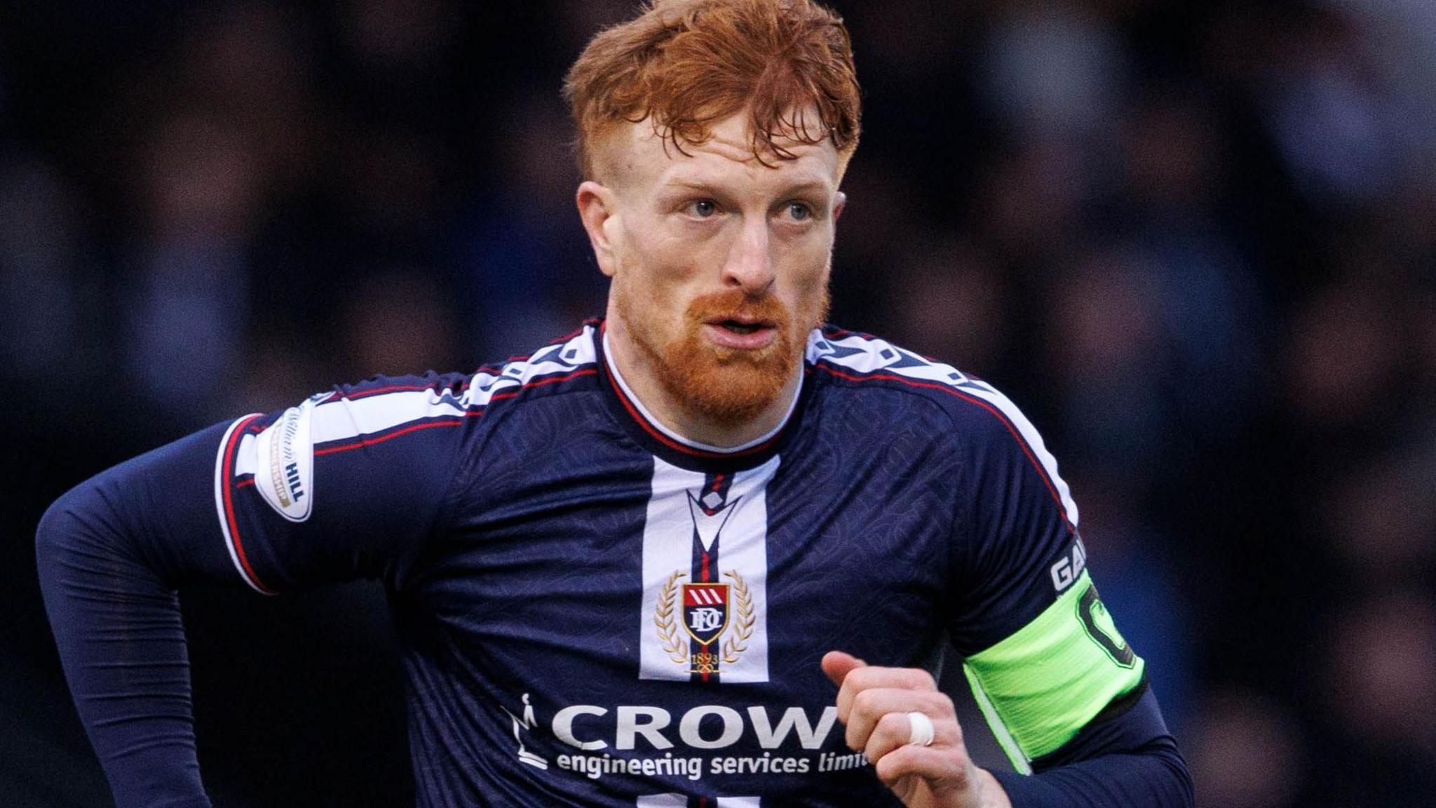 Simon Murray: Dundee striker injury free & eyeing return to form - BBC ...