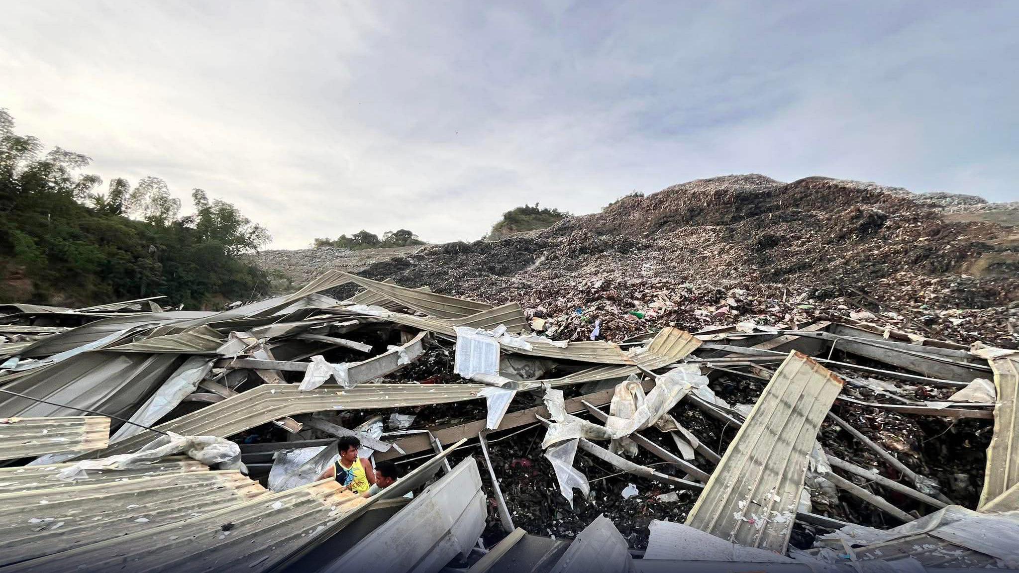 Philippines landfill collapse: Rescuers racing to find dozens still ...