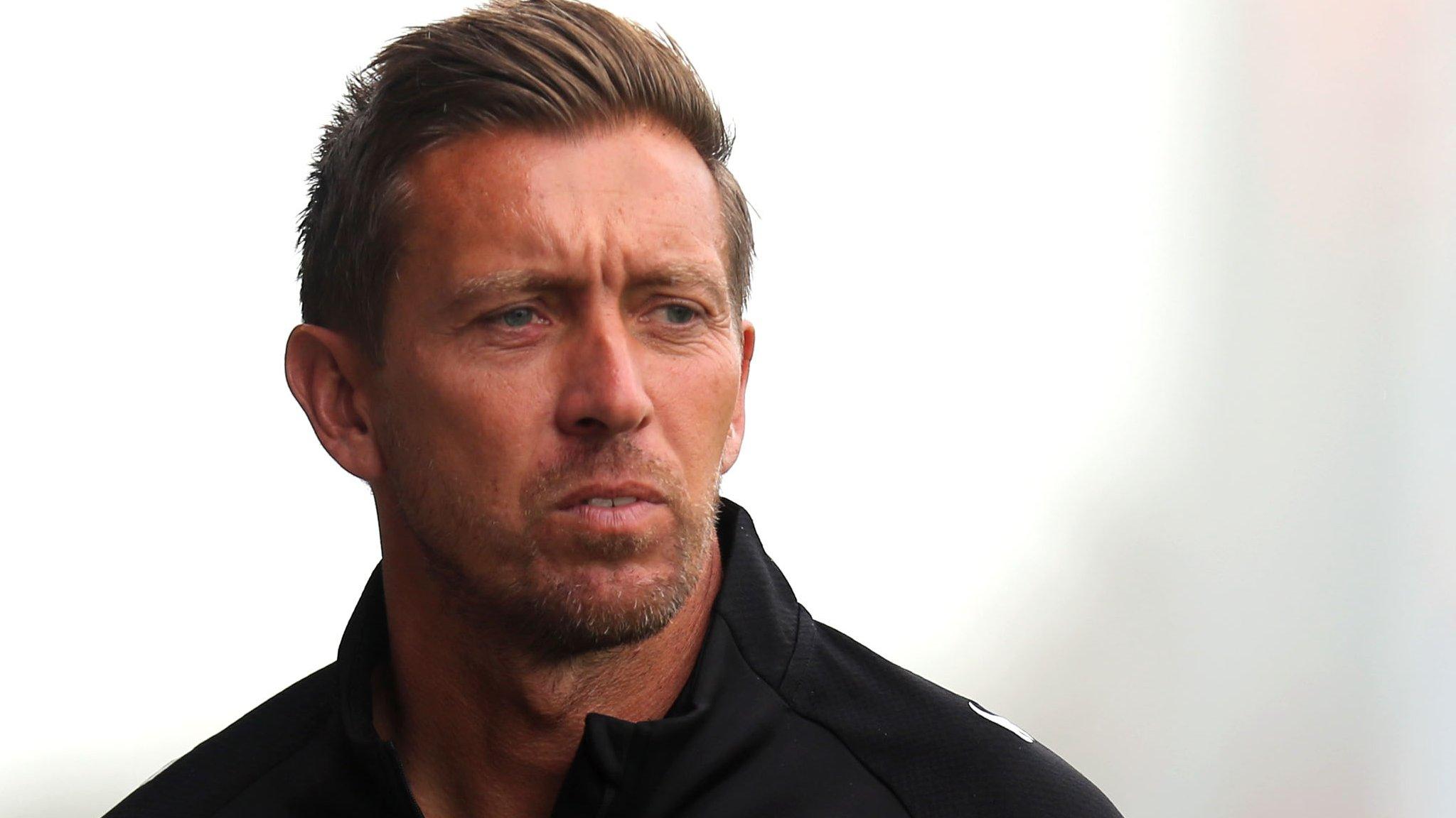 Mark Cousins: Barnet sign former Dagenham and Redbridge keeper - BBC Sport