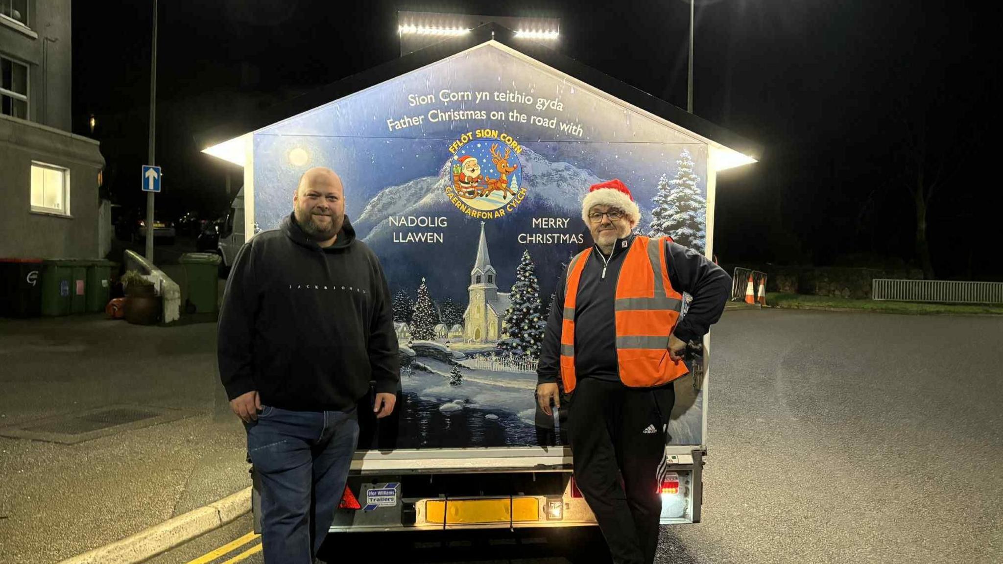 Apêl am ragor o wirfoddolwyr i fflôt Siôn Corn ardal Caernarfon - BBC ...