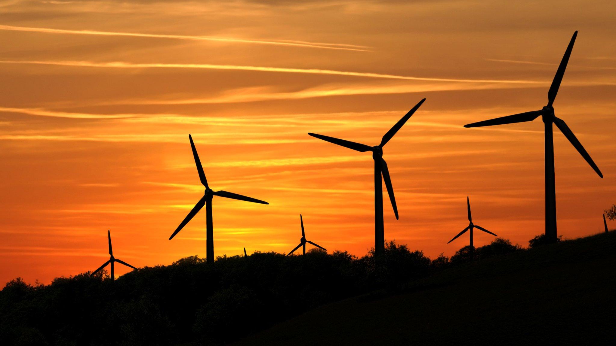 Sandy Knowe wind farm promises 'genuine benefit' - BBC News