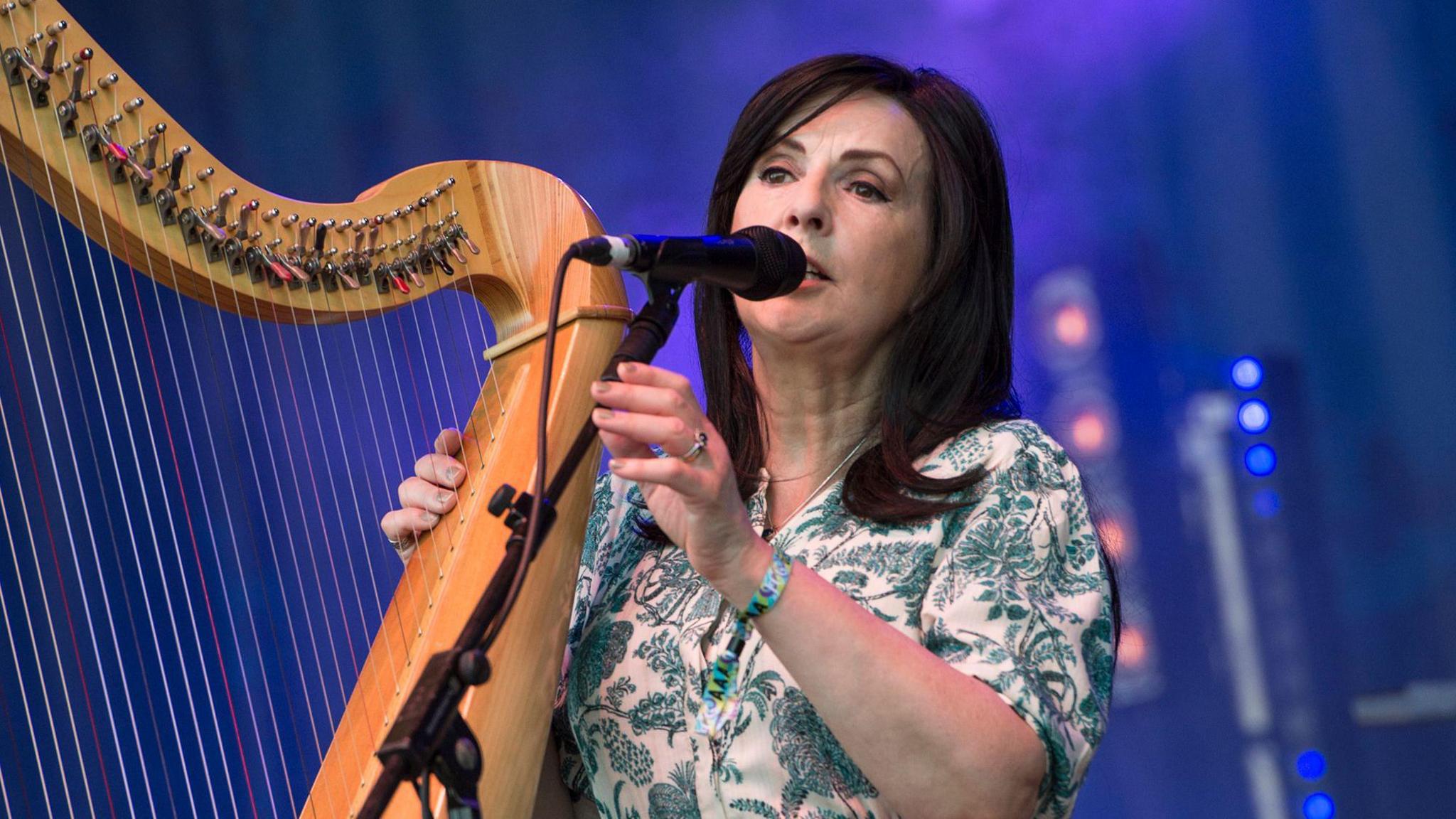 Moya Brennan: Irish musician dies aged 73 - BBC News