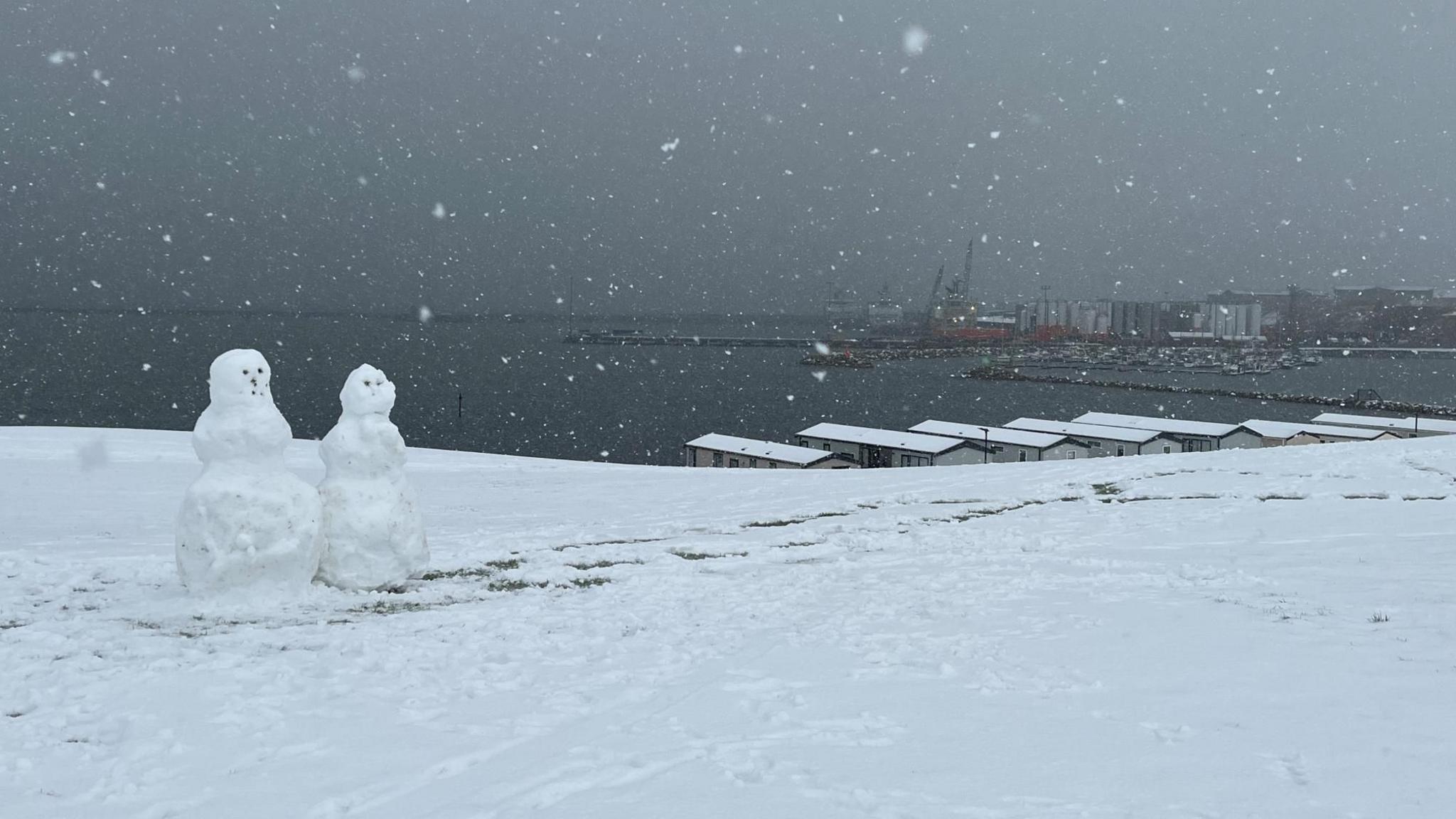 Trains cancelled and roads treacherous as heavy snow hits Scotland ...