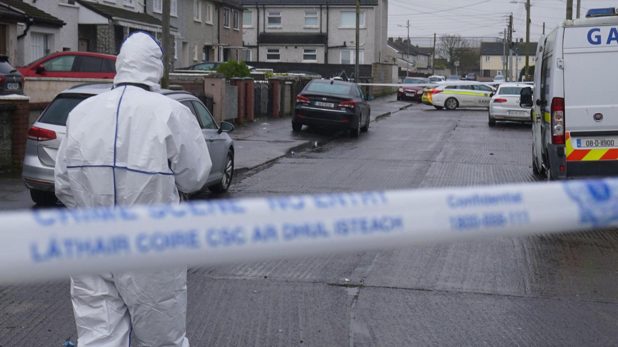 Man shot dead 'may have been targeted by drugs gang' - BBC News