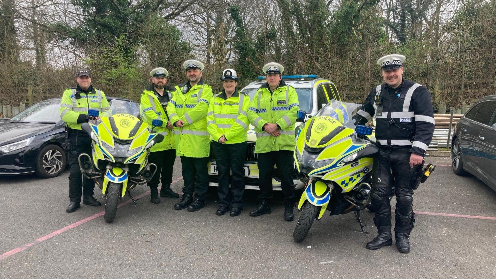 Bad drivers and crash hotspots in Hants police task force sights - BBC News