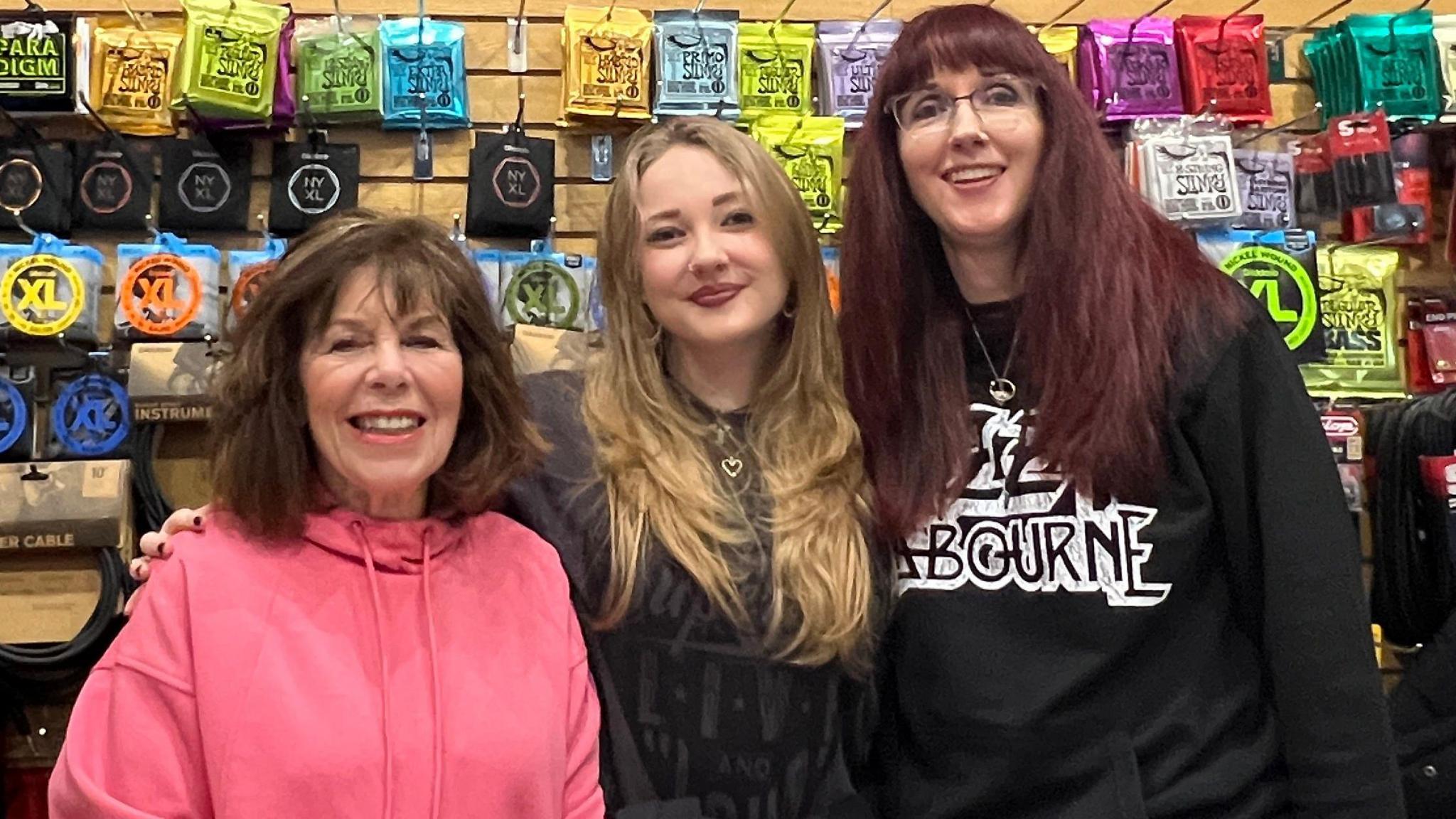 Altrincham guitar shop opens one last time after owner's death - BBC News
