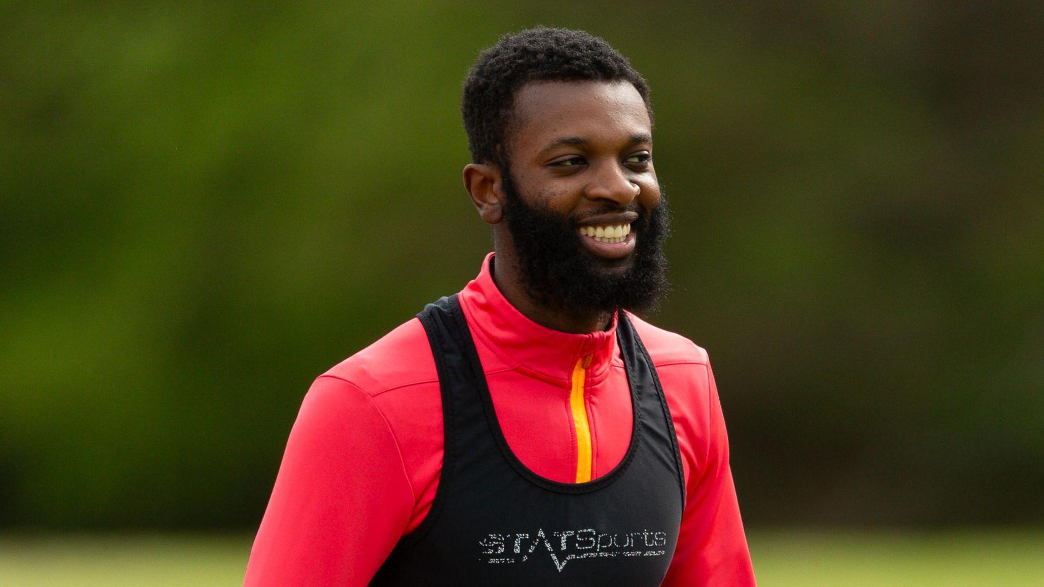 Hearts: Banigime signs new contract with Naismith 'delighted' - BBC Sport