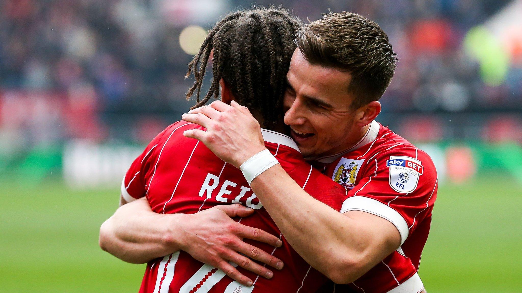 Bobby Reid: Bristol City boss Lee Johnson hails striker after hat-trick - BBC Sport