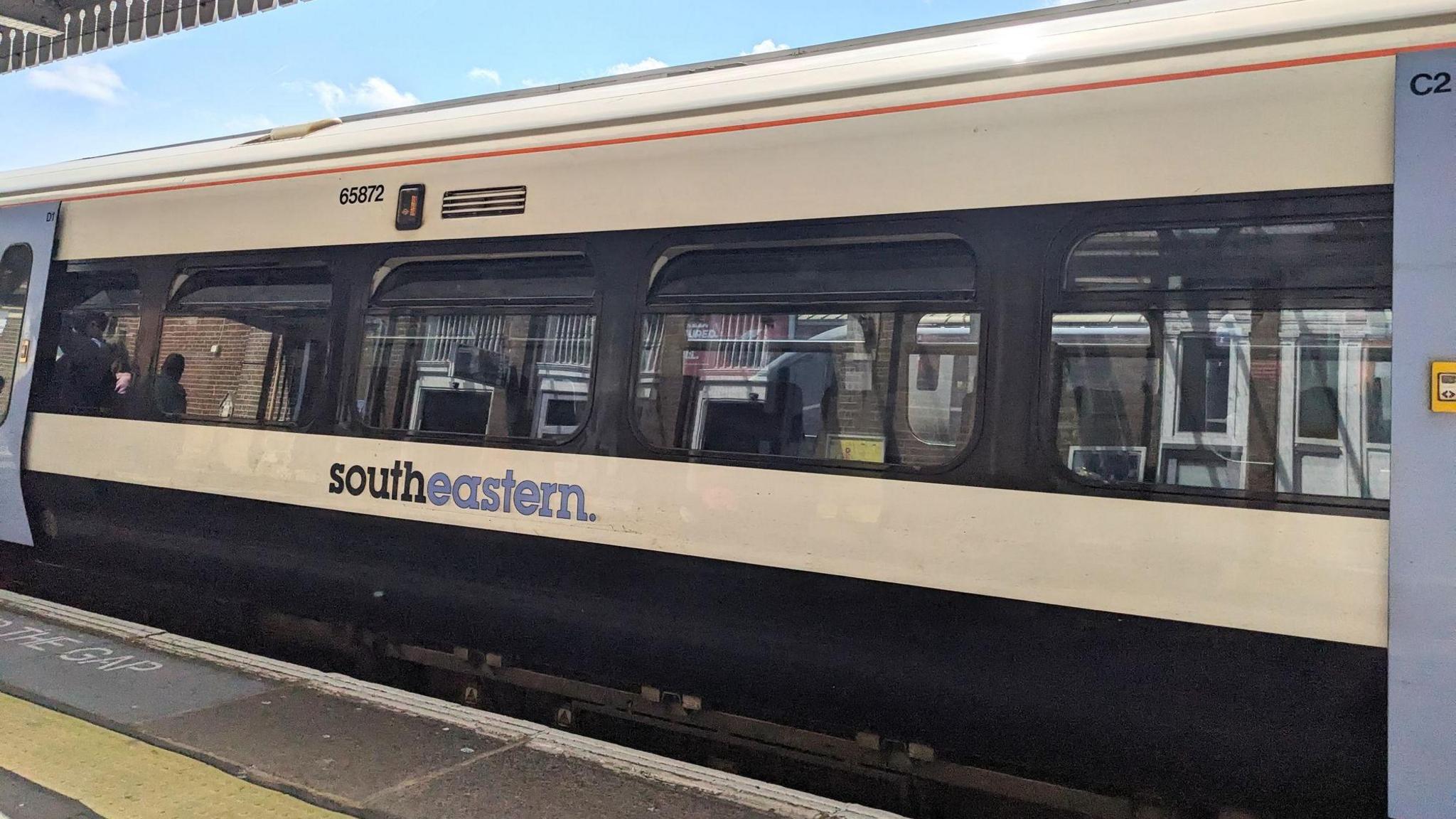 Denmark Hill signal failure fixed after widespread disruption - BBC News