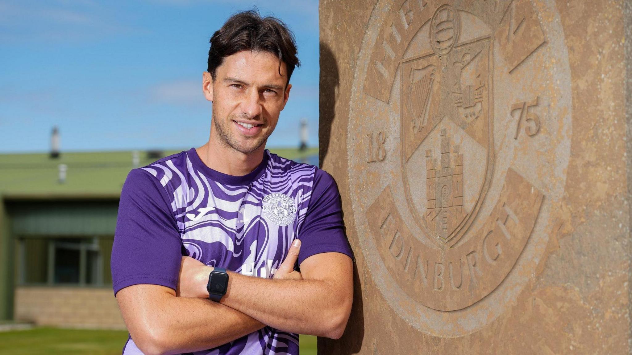 Joe Newell: Hibs extend contract and name midfielder captain - BBC Sport