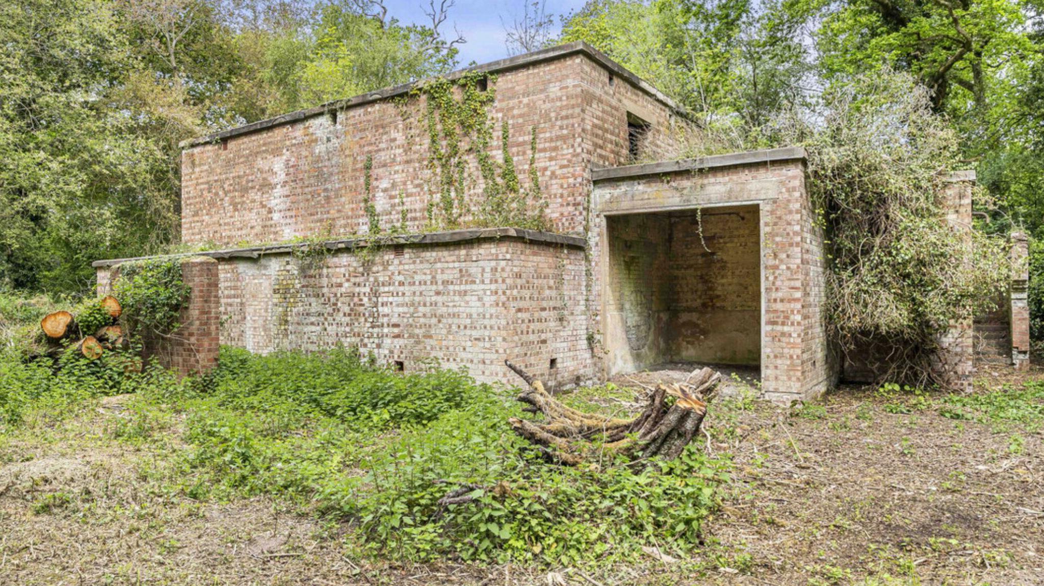 'James Bond-style' WW2 power station up for sale - BBC News
