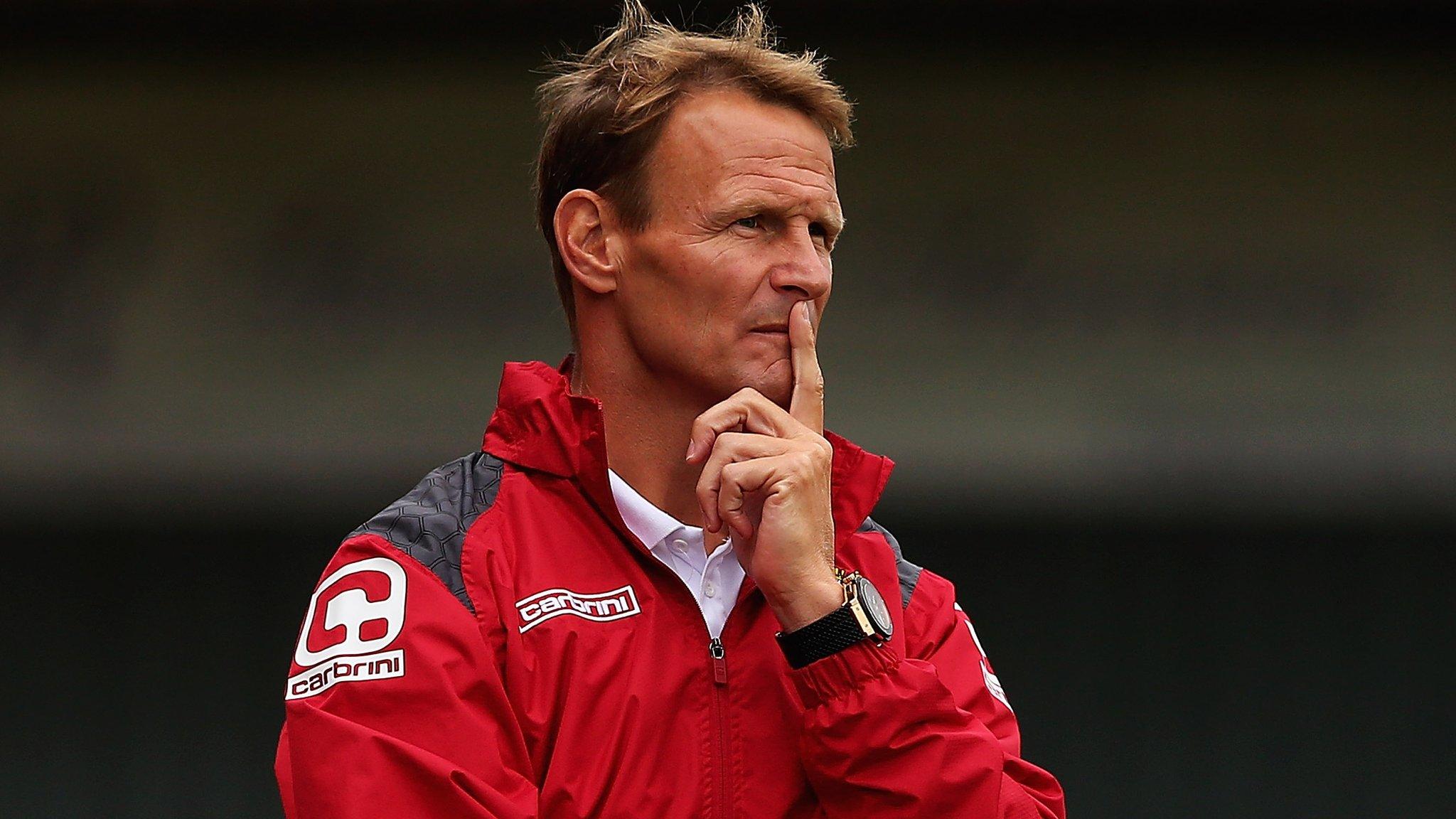 Jamie Jones: Colchester United boss Tony Humes praises keeper - BBC Sport