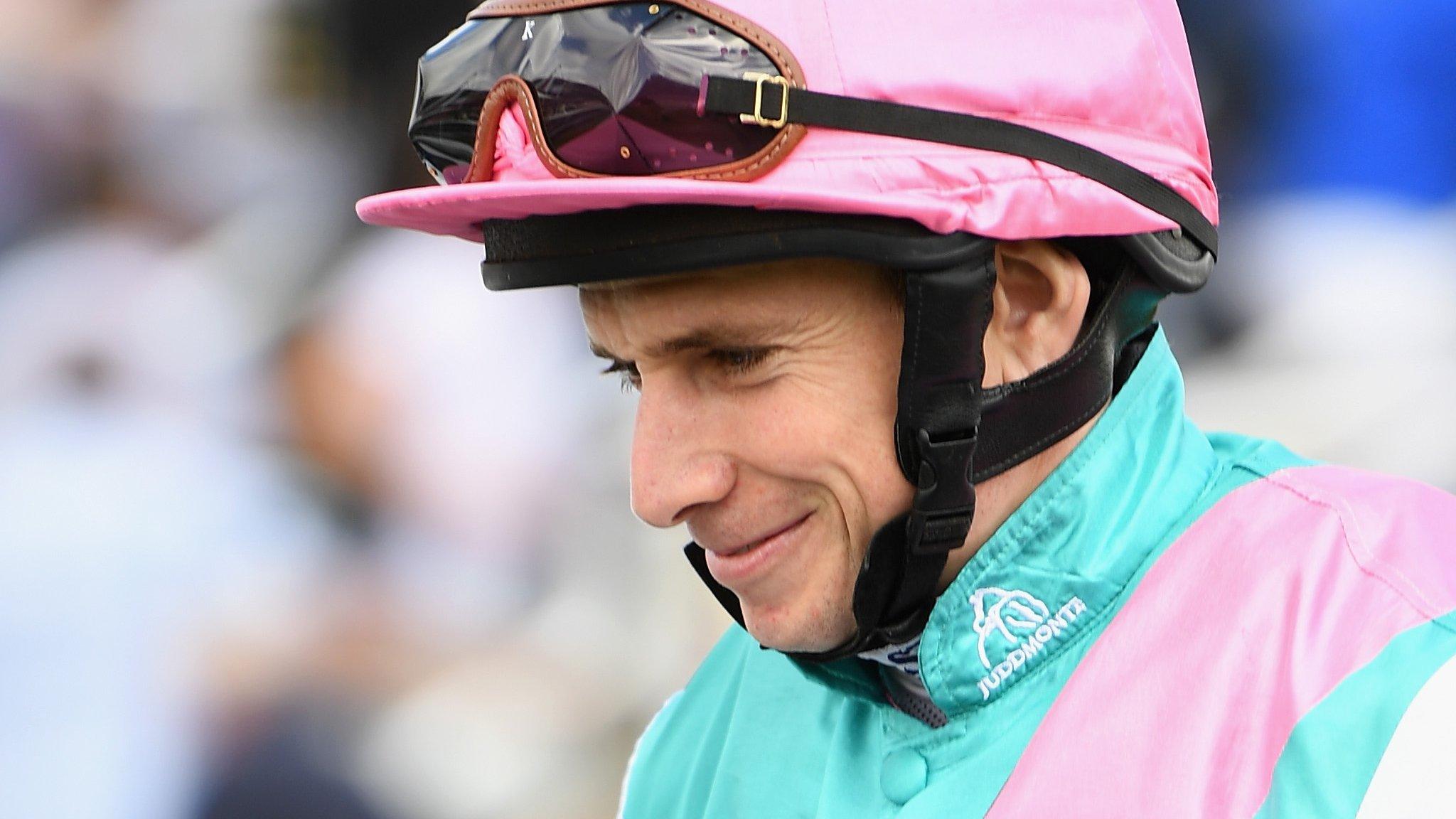 Paul Carberry: Leading Irish jockey announces retirement - BBC Sport