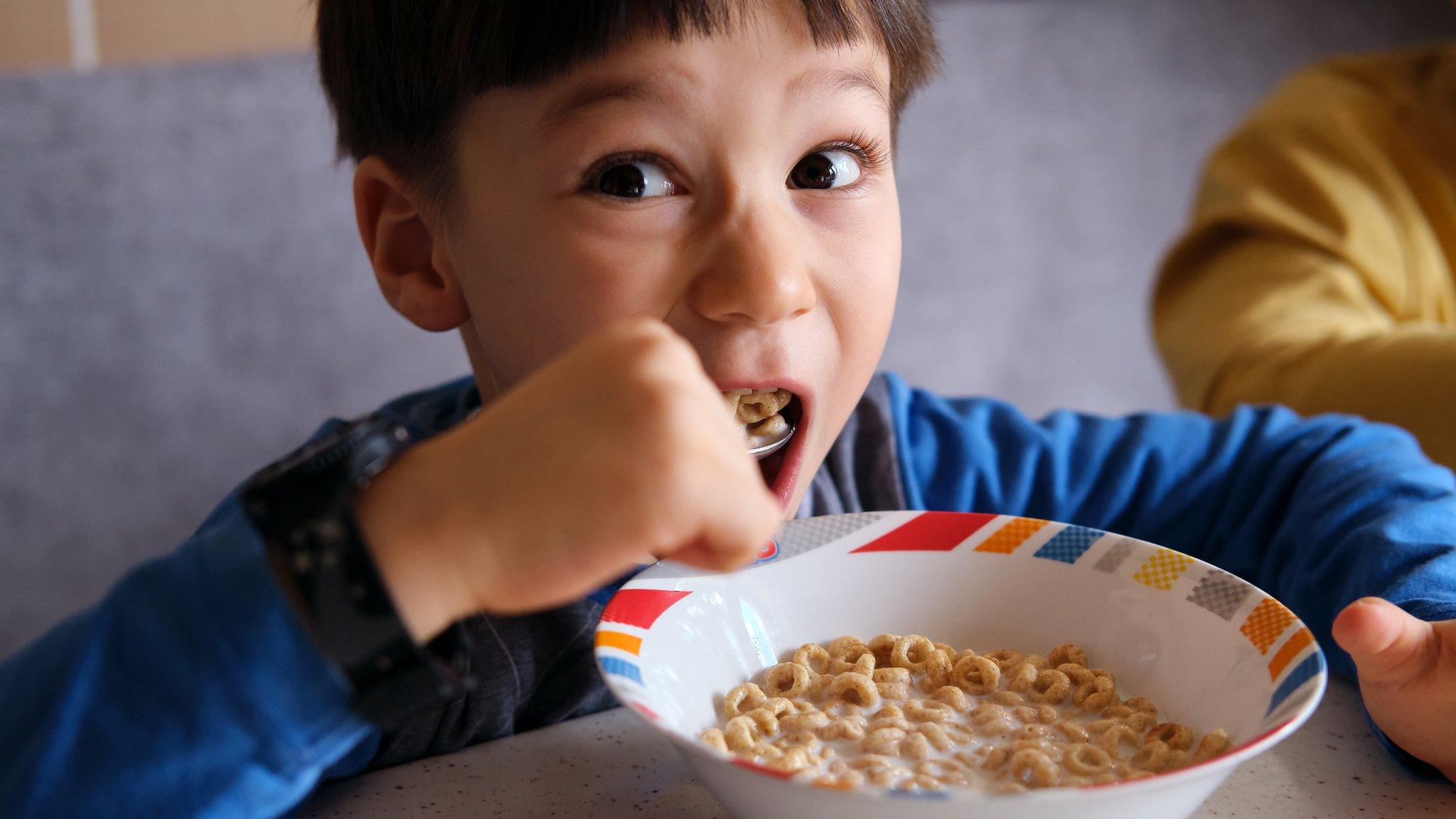 Kellogg's release spicy version of Crunchy Nut cereal - BBC Newsround