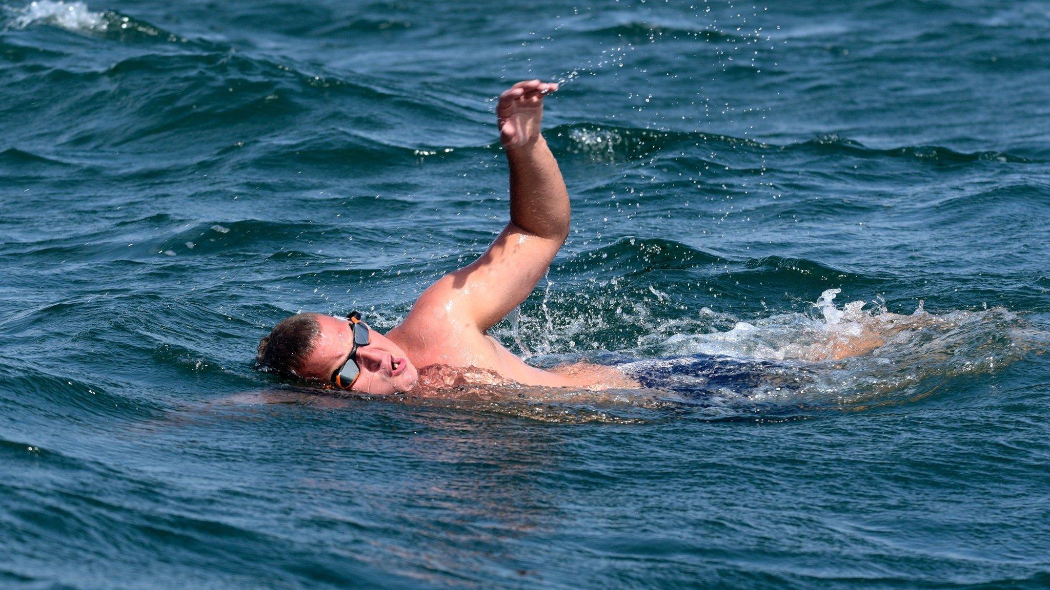 Ben Hooper's Atlantic swim attempt further delayed - BBC News
