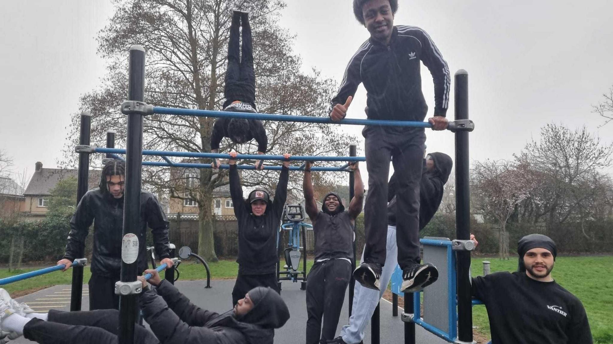 Darth Vader actor David Prowse has outdoor gym named after him - BBC News