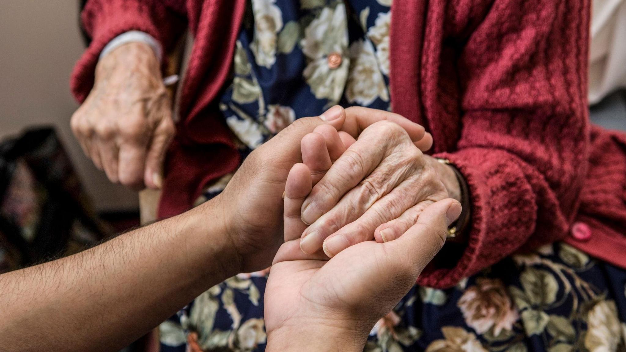 Essex care home gets warning after 'infantilising' residents - BBC News
