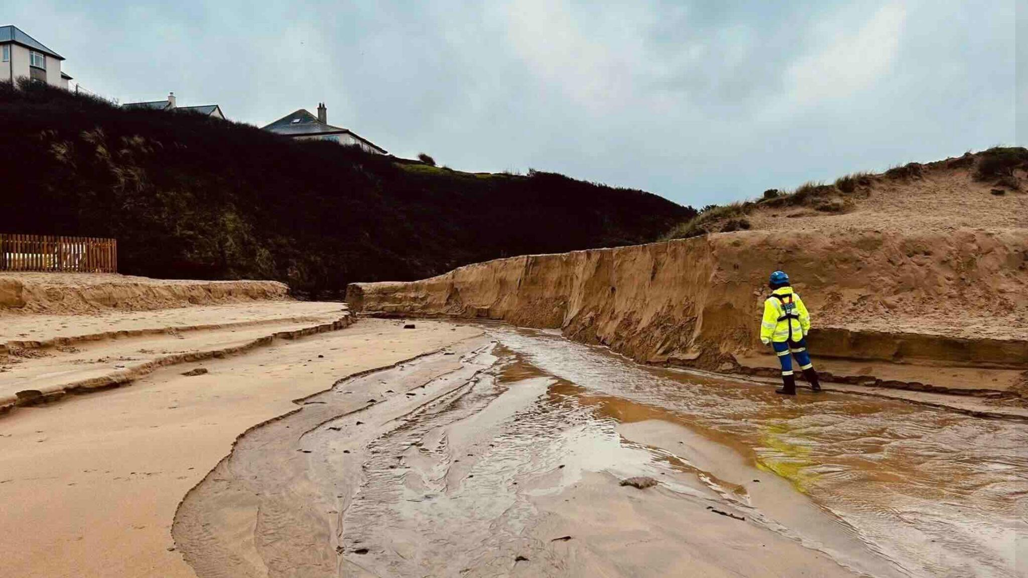 RNLI issues safety warning over "very large, very powerful" waves - BBC ...