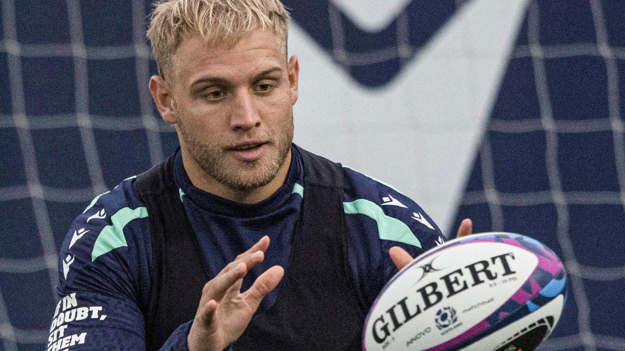 Edinburgh coach Everitt plays 'significant role' in signing Scotland's ...