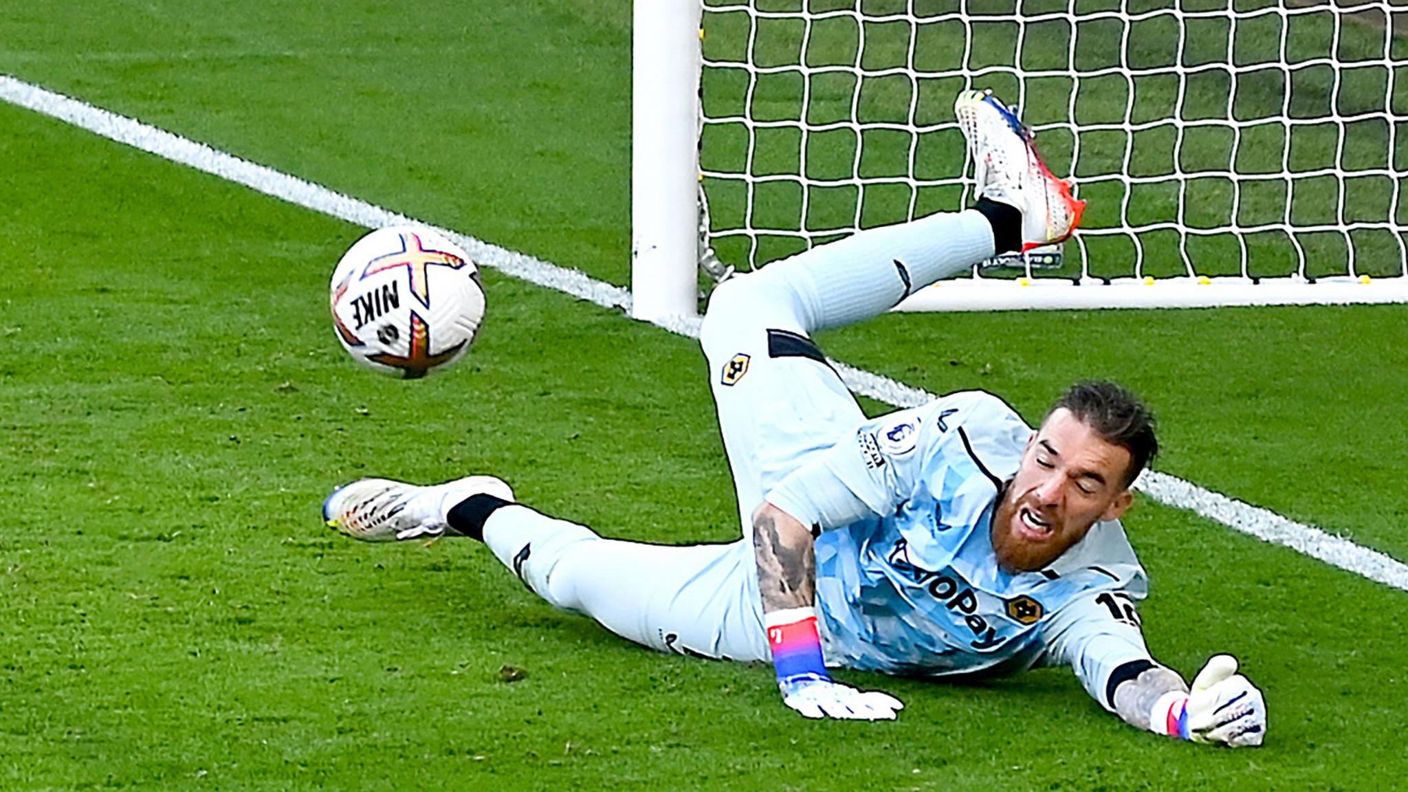 Wolves: Sa reveals he has needed painkillers for wrist injury - BBC Sport