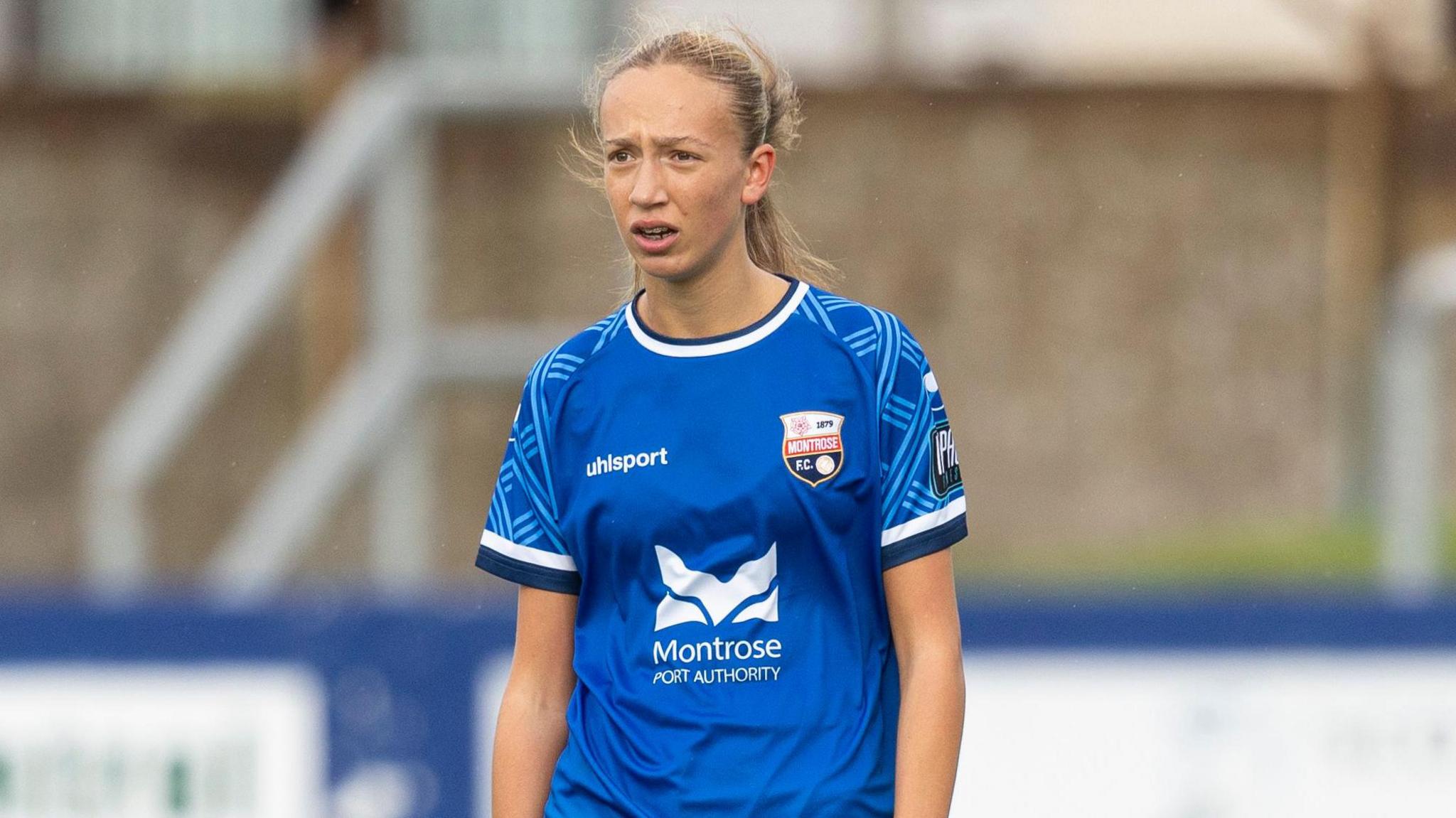 Holly Daniel: Aberdeen sign Montrose striker on two-year deal - BBC Sport