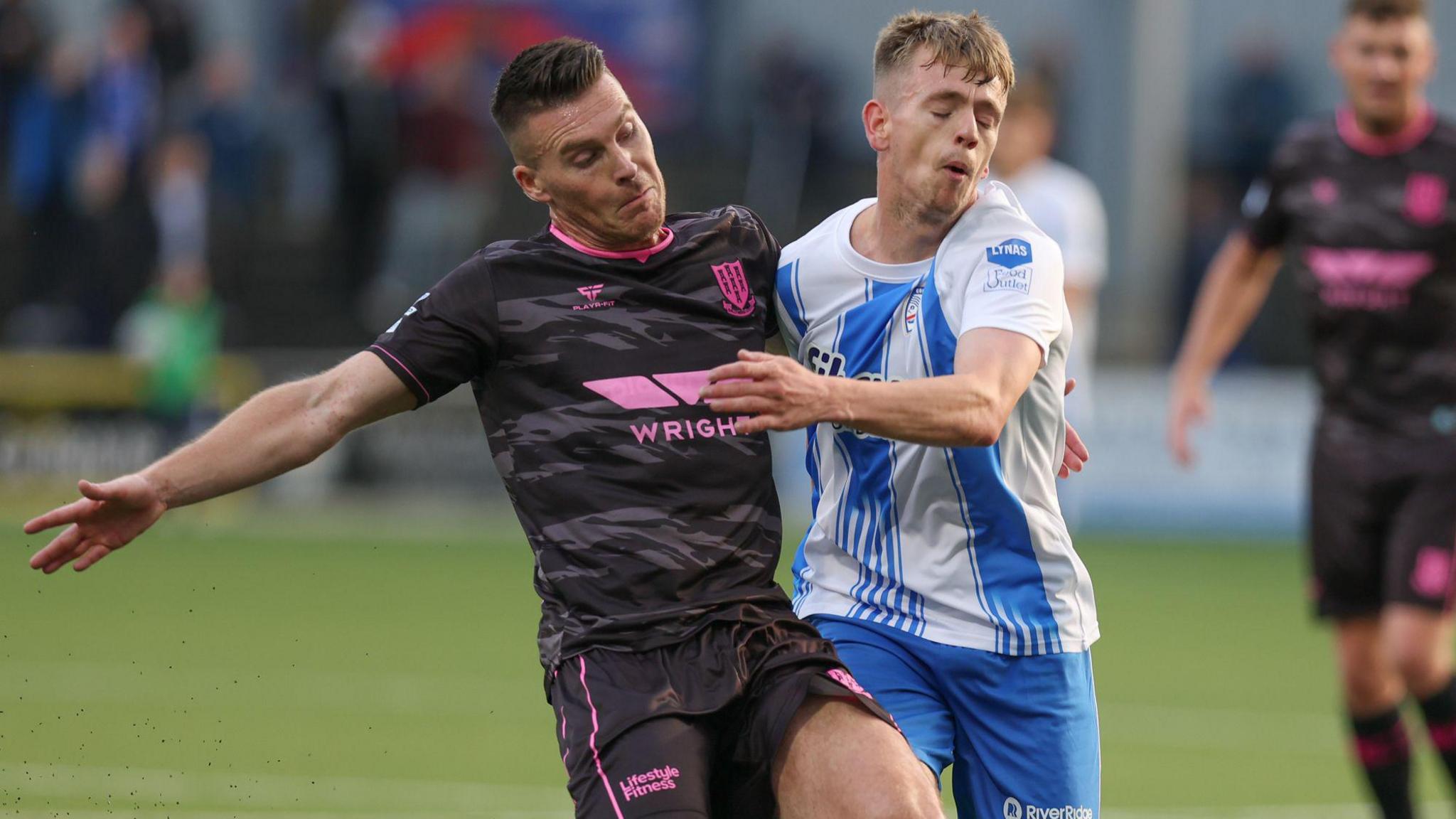 Ballymena Utd v Crusaders: Ervin questions Carson disciplinary process ...