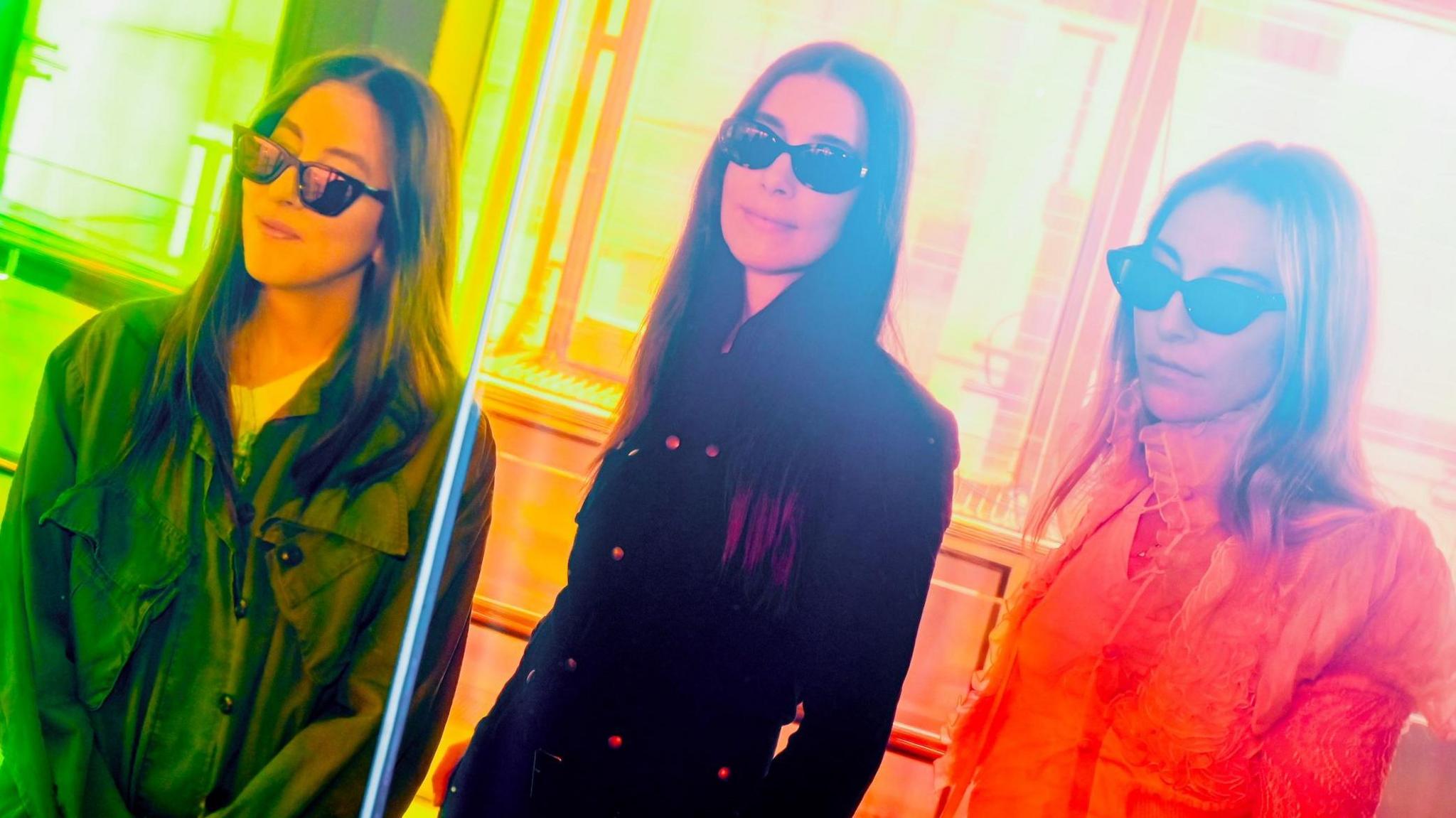 'Everyone is invited to be the fourth Haim sister' - BBC News