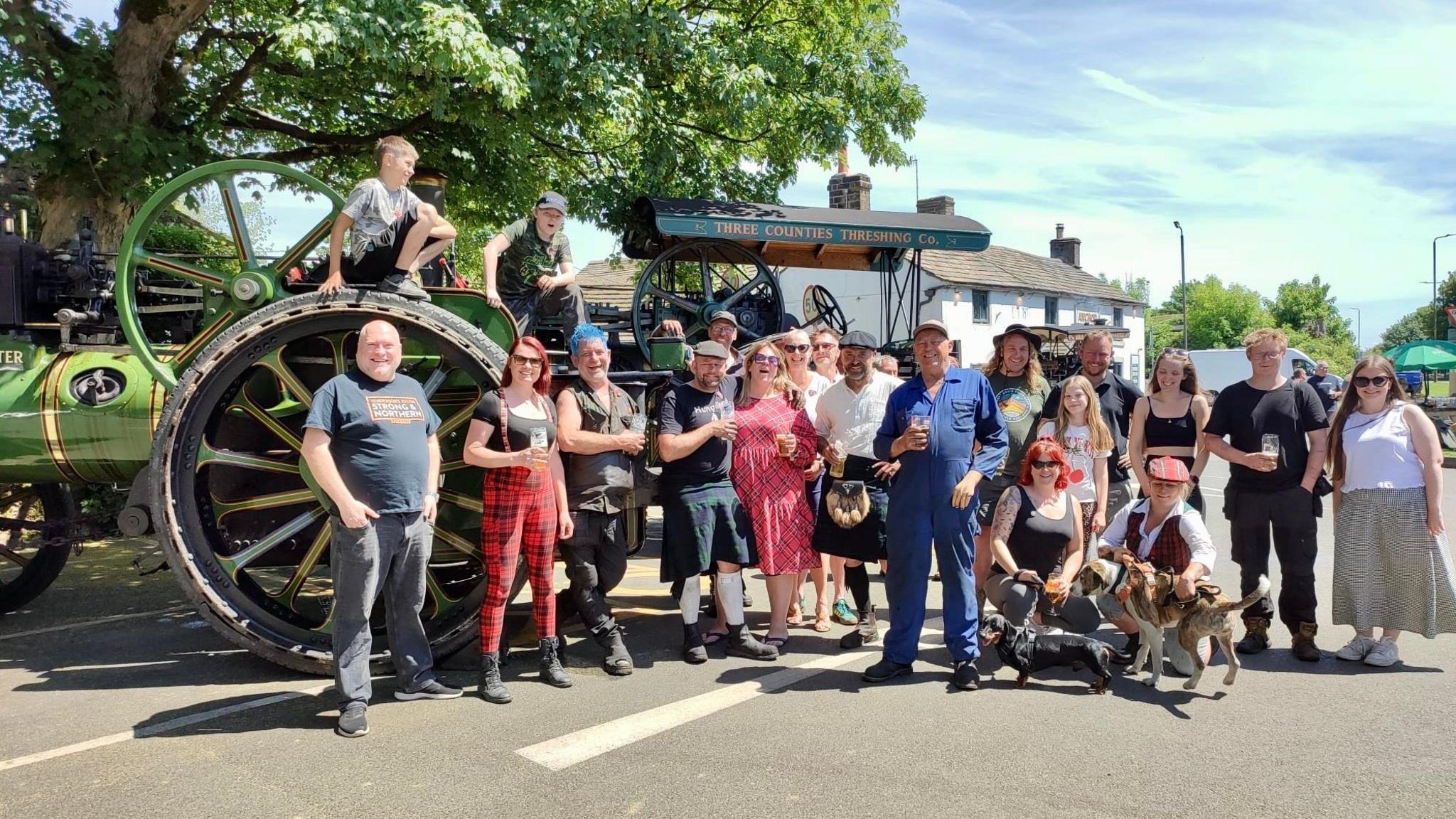 Traction engine reaches finish line in 8mph journey - BBC News