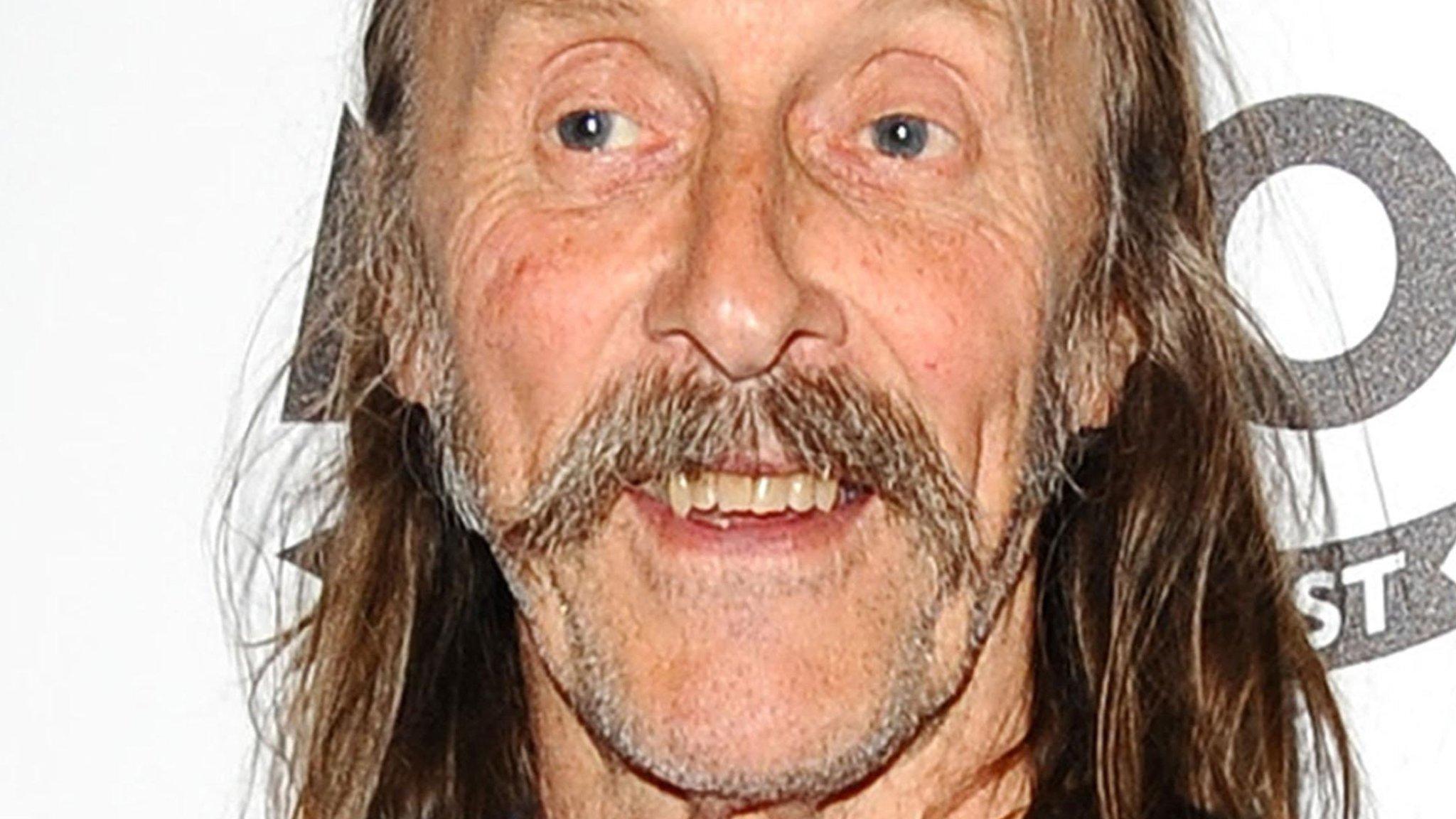 Singer Steven Wilson crowned prog rock king - BBC News