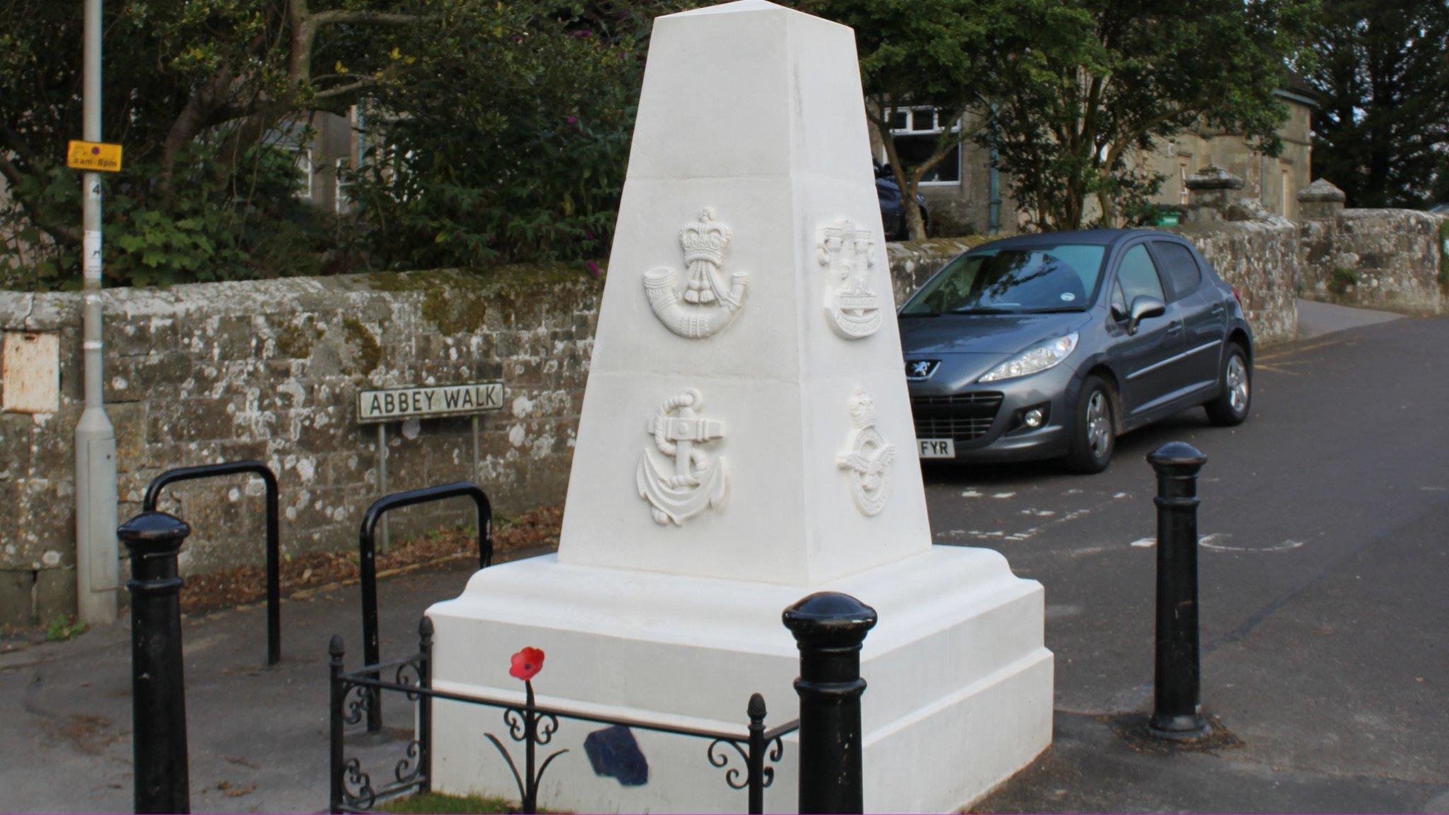 Bodmin war memorial 'has been incorrect since 1989' - BBC News