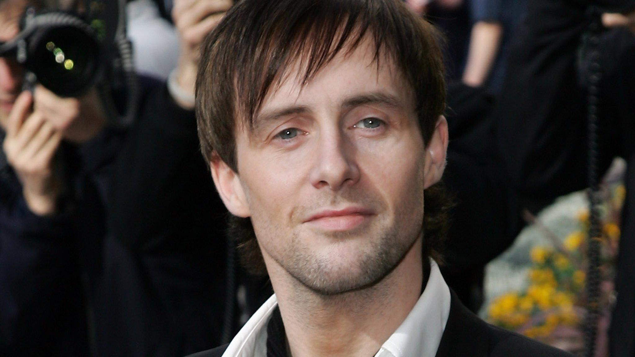 Ex-Steps singer Ian 'H' Watkins launches career as artist - BBC News
