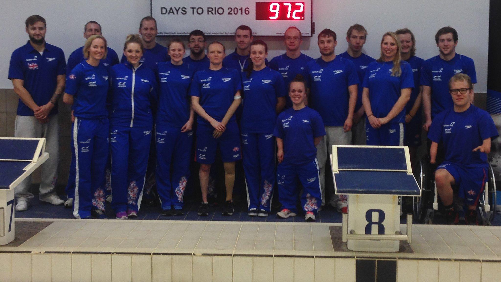 Olympic swimmers to attempt relay world record for charity - BBC Sport