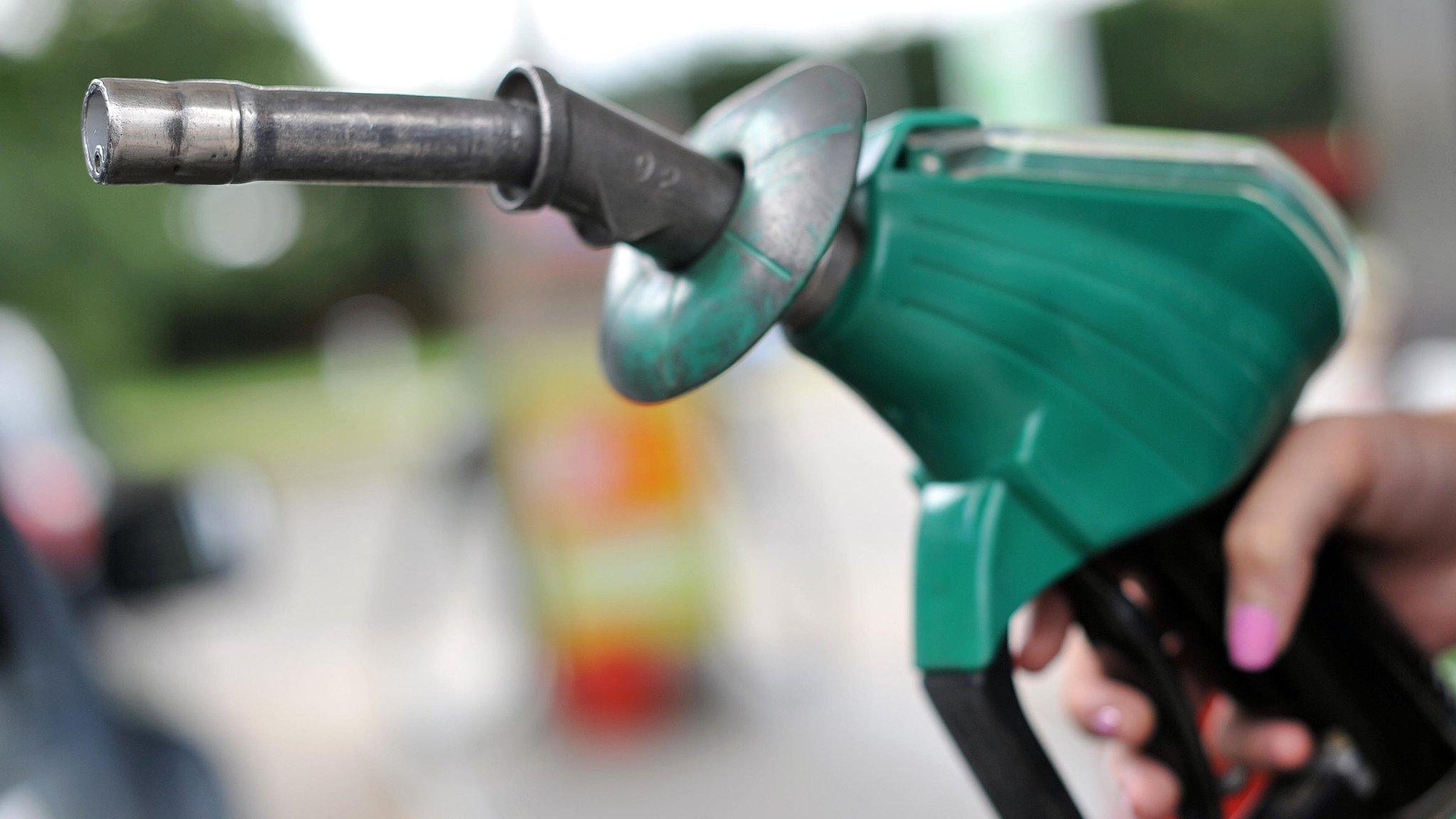 Fuel supplier Gleaner Oils announces plans to expand south - BBC News