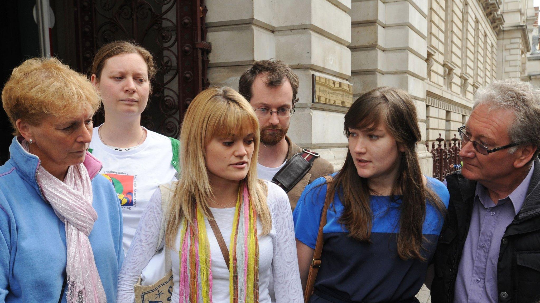 Cheeki Rafiki: Life raft found on damaged yacht - BBC News