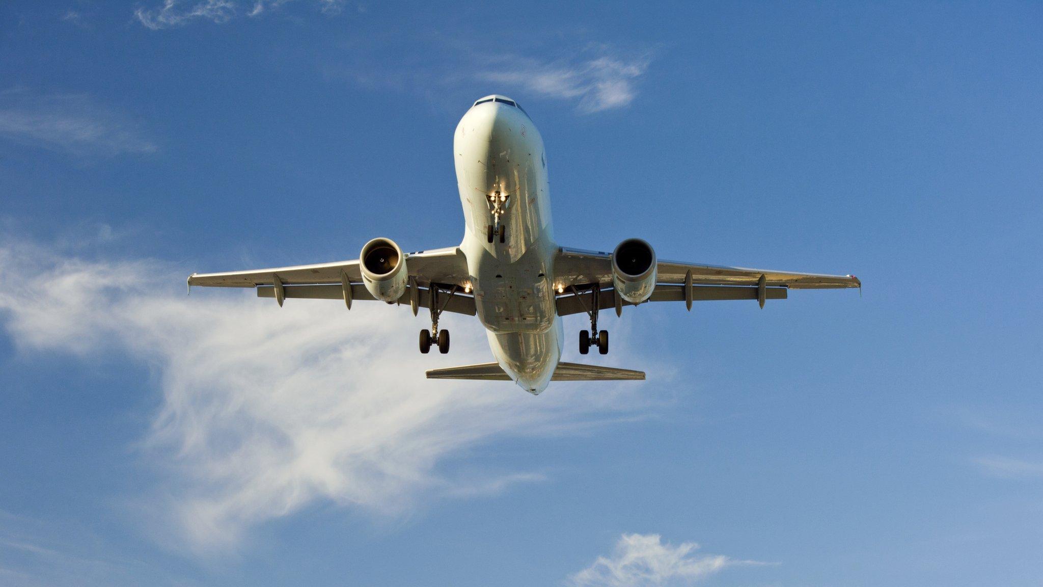 Record levels of passengers expected at Scottish airports - BBC News